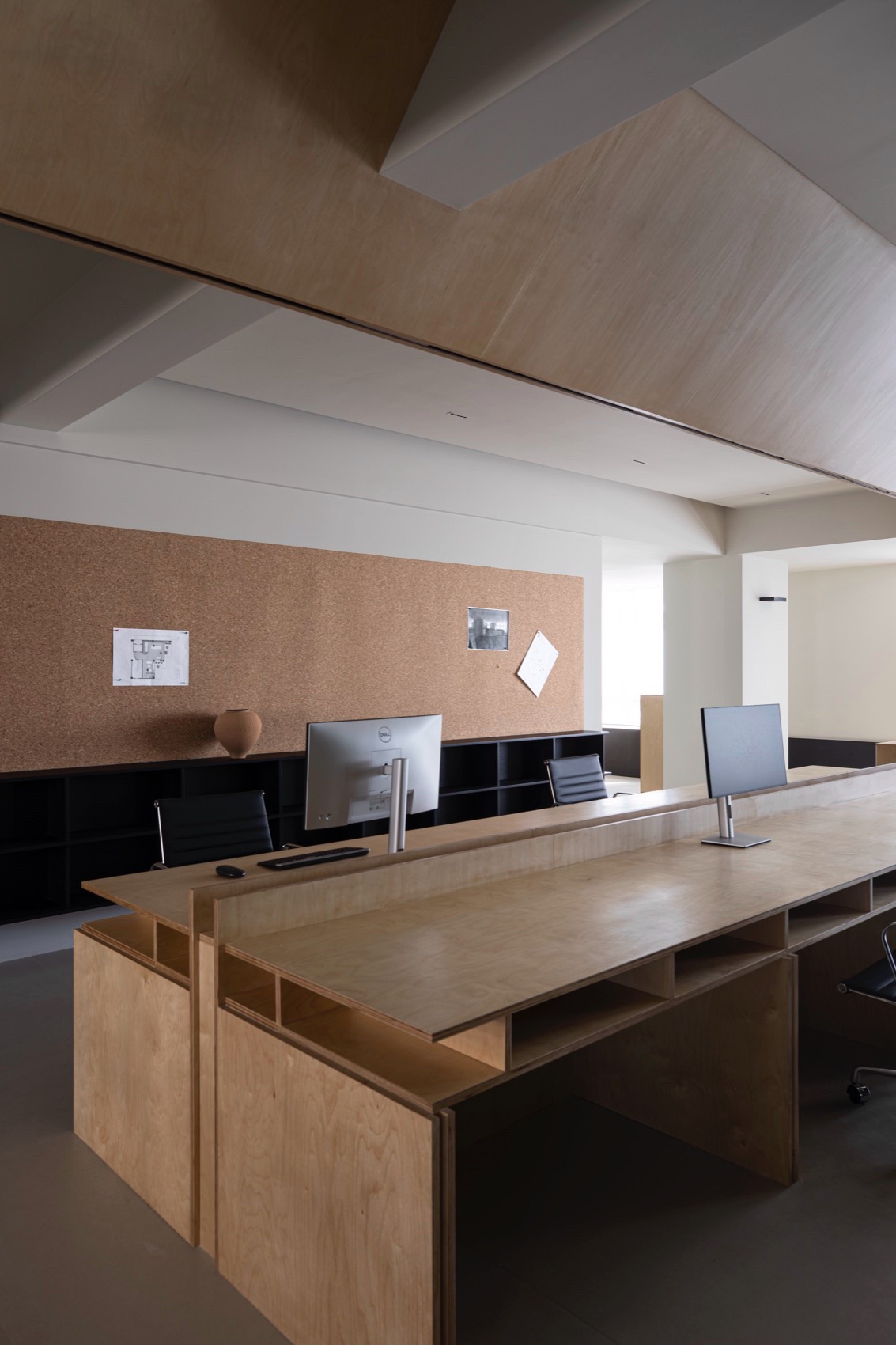 Return to Basics Office by Uli Space Design - 谷德设计网