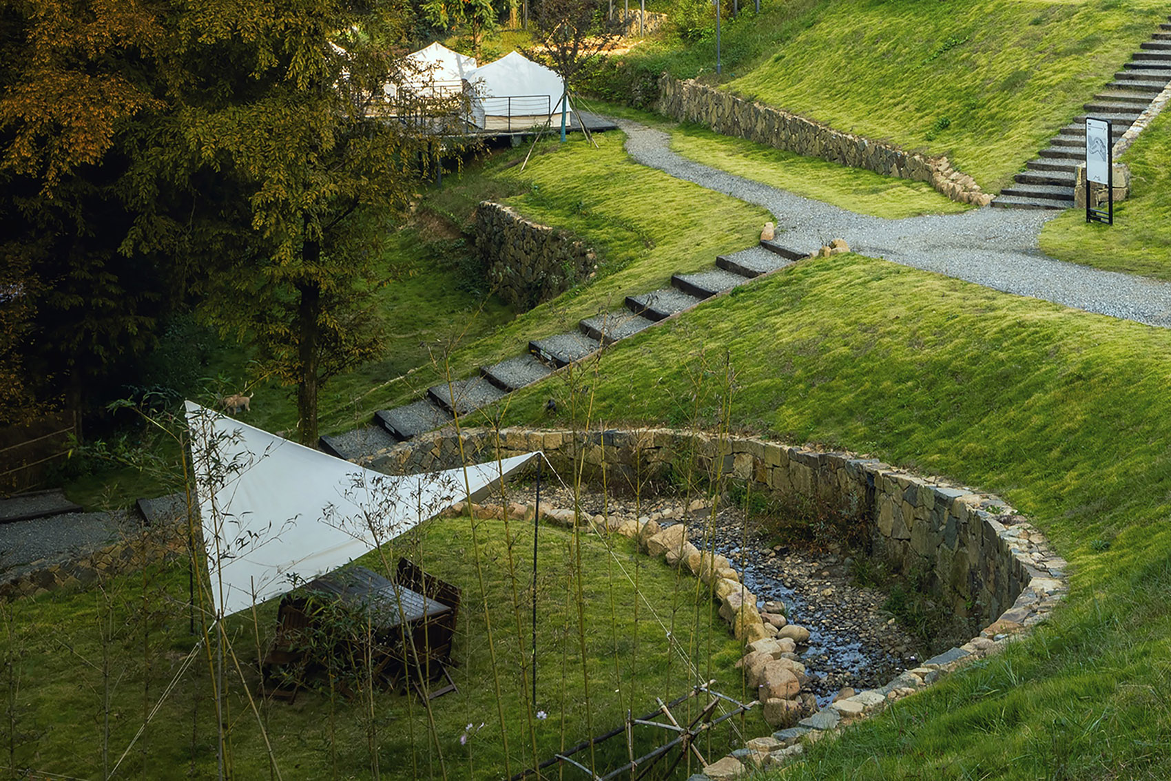 Refuge Moganshan, China by Studio Ininches - 谷德设计网