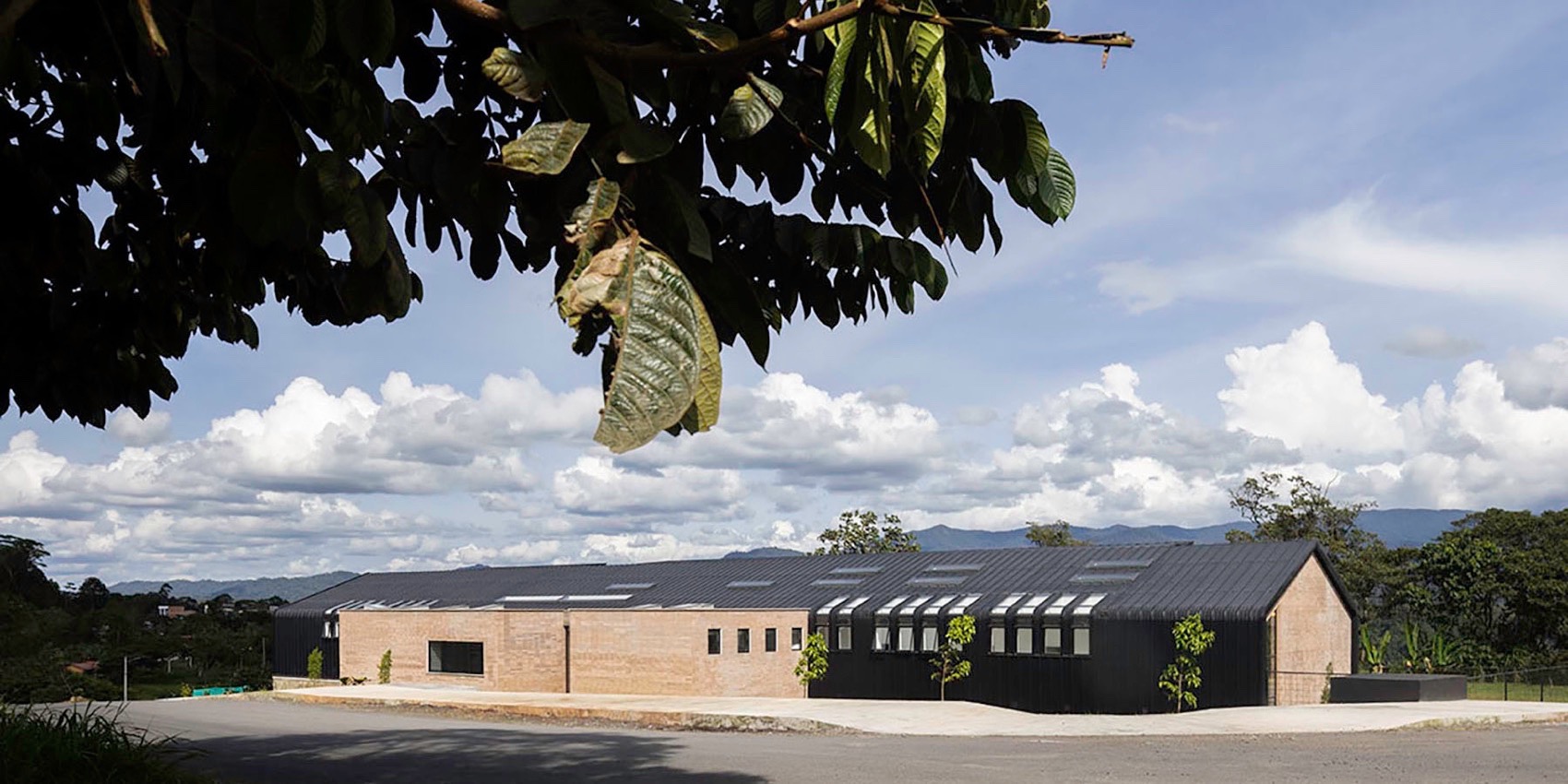 Temporary Shelter and Community Dining Room by Side FX Arquitectura - 谷德设计网