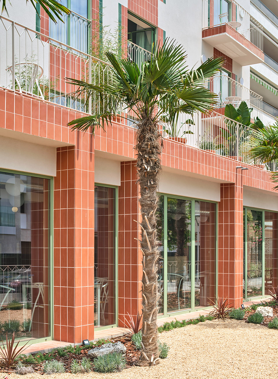 Transformation of an abandoned building into 27 apartments by NUA ...