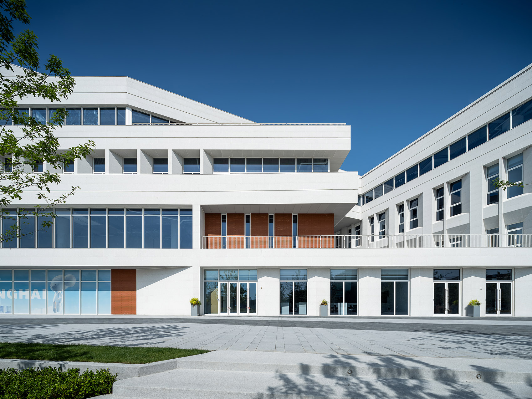 Renovation of Changfeng Guosheng Center, China by Lacime Architects - 谷德设计网