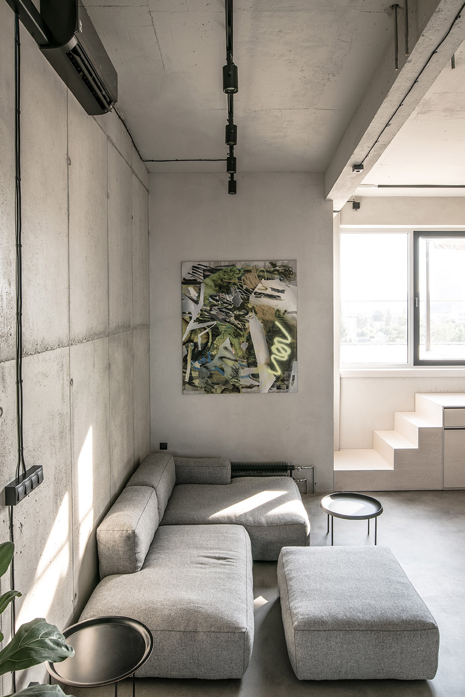 Mlynica loft apartment by Juraj Hubinský & Kuklica Smerek Architekti ...
