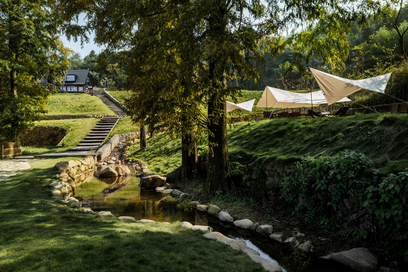 Refuge Moganshan, China by Studio Ininches - 谷德设计网