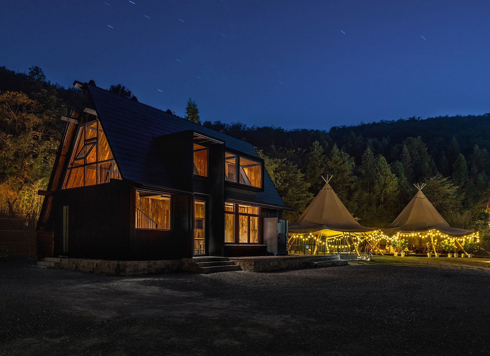 Refuge Moganshan, China by Studio Ininches - 谷德设计网