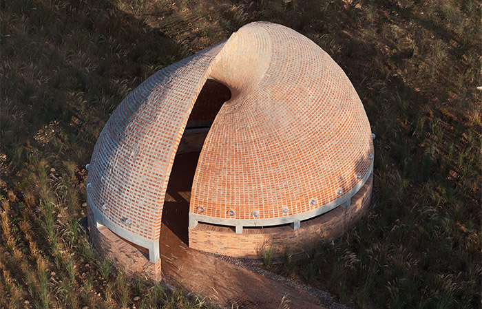 Twisted Brick Shell Concept Library by HCCH Studio - 谷德设计网