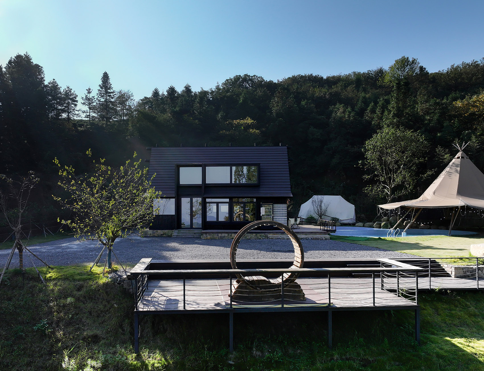 Refuge Moganshan, China by Studio Ininches - 谷德设计网