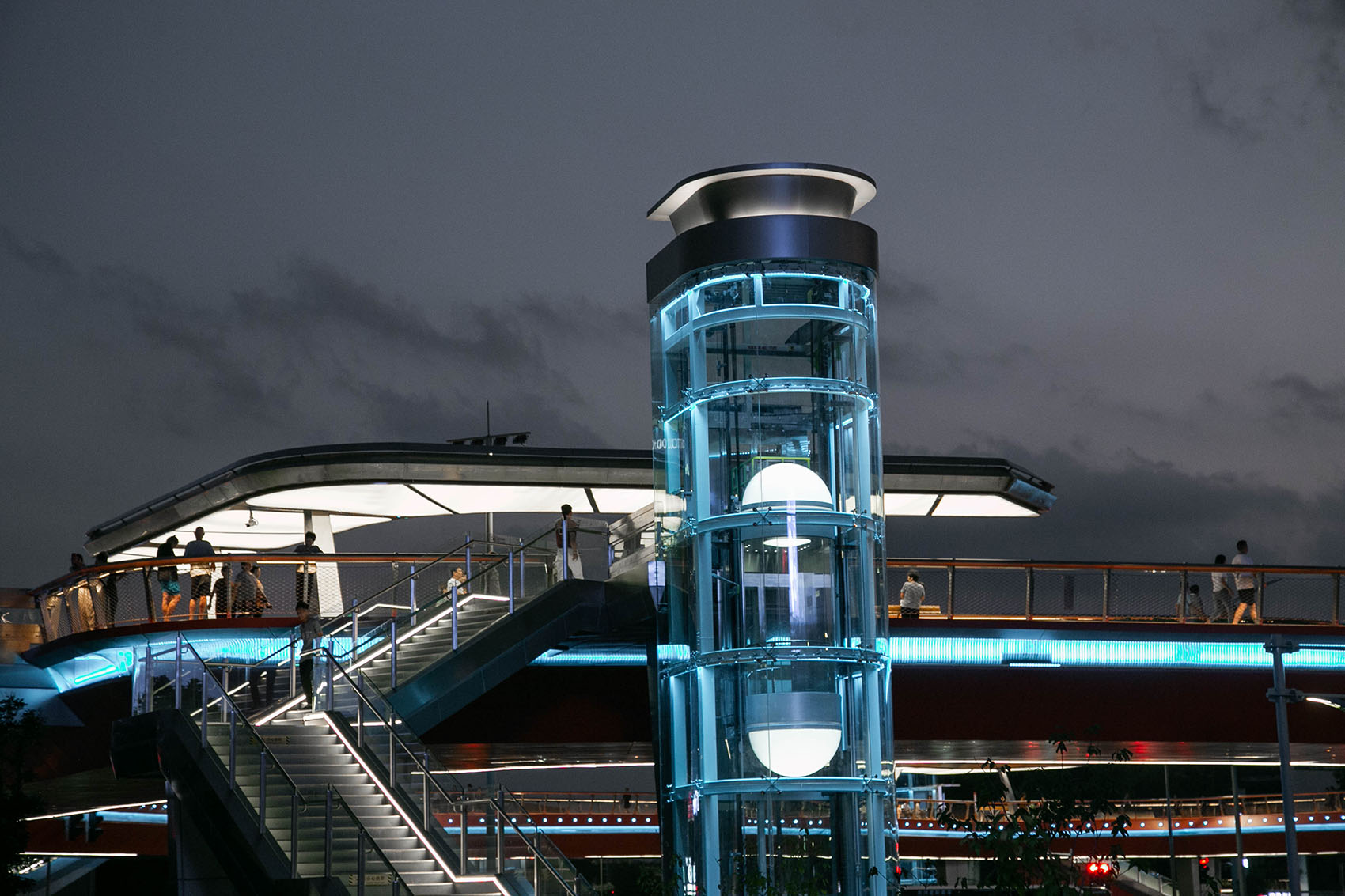 “浮遊岛”兴宁路人行过街天桥，宁波 / CCA悉筑 - 谷德设计网