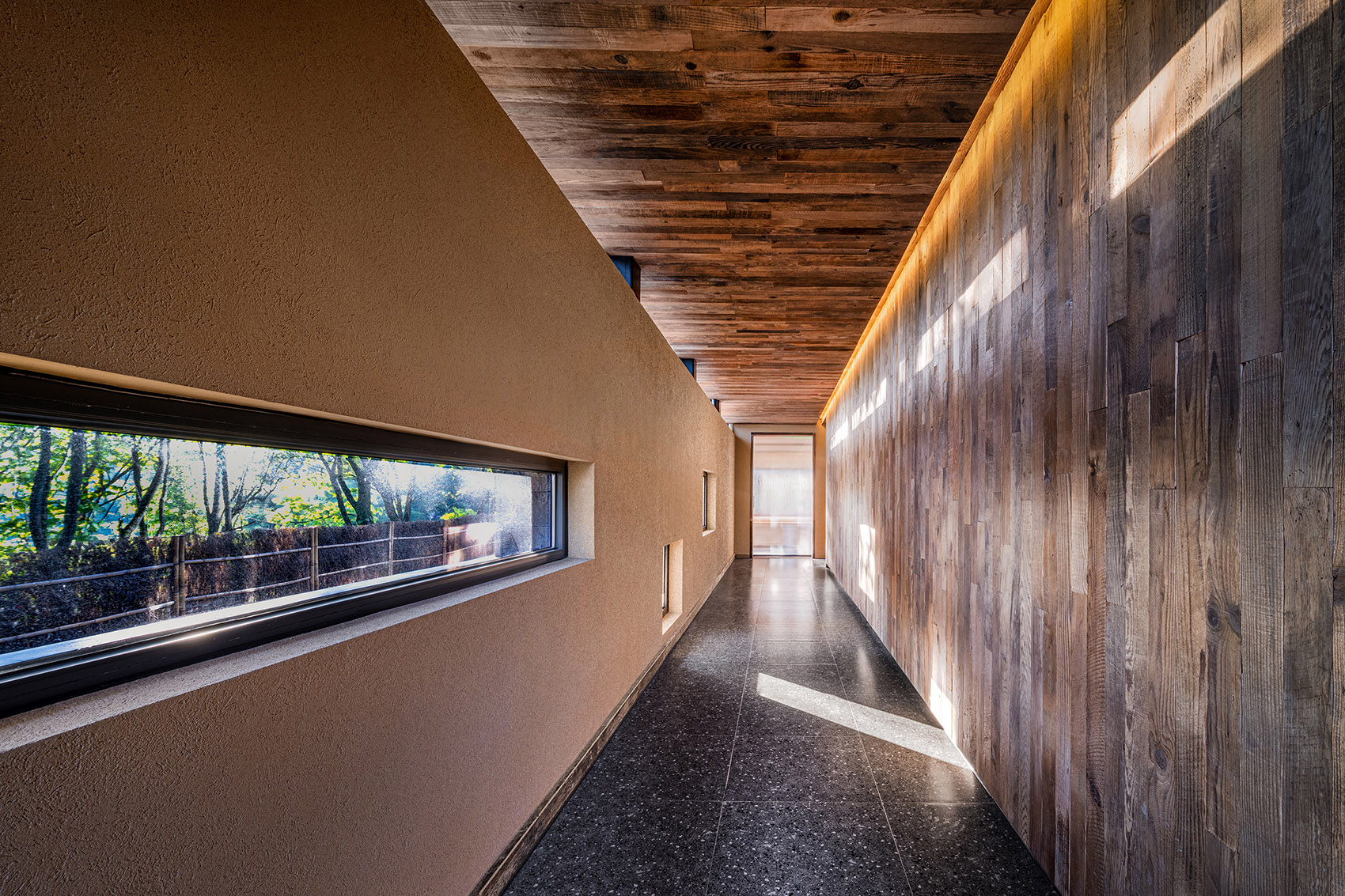 Refuge Moganshan, China by Studio Ininches - 谷德设计网