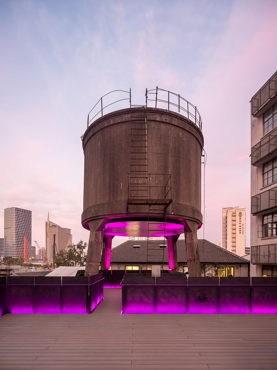 M50 Bird Water Tower by FLIP studio - 谷德设计网