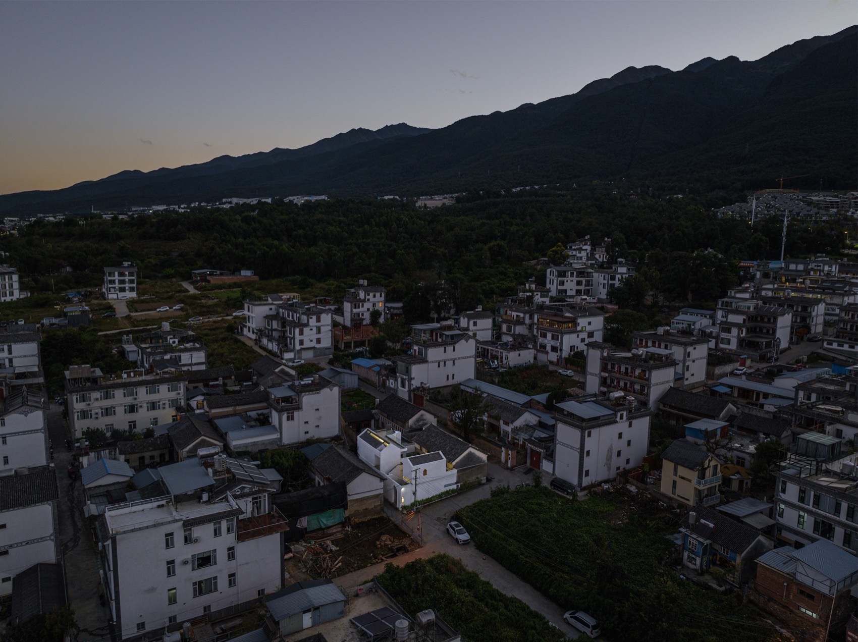 An inward micro courtyard, China by Edge Architect - 谷德设计网