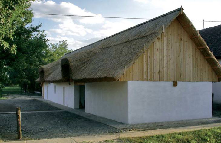 Black Slavonian eco pig farm by SKROZd.o.o. - 谷德设计网