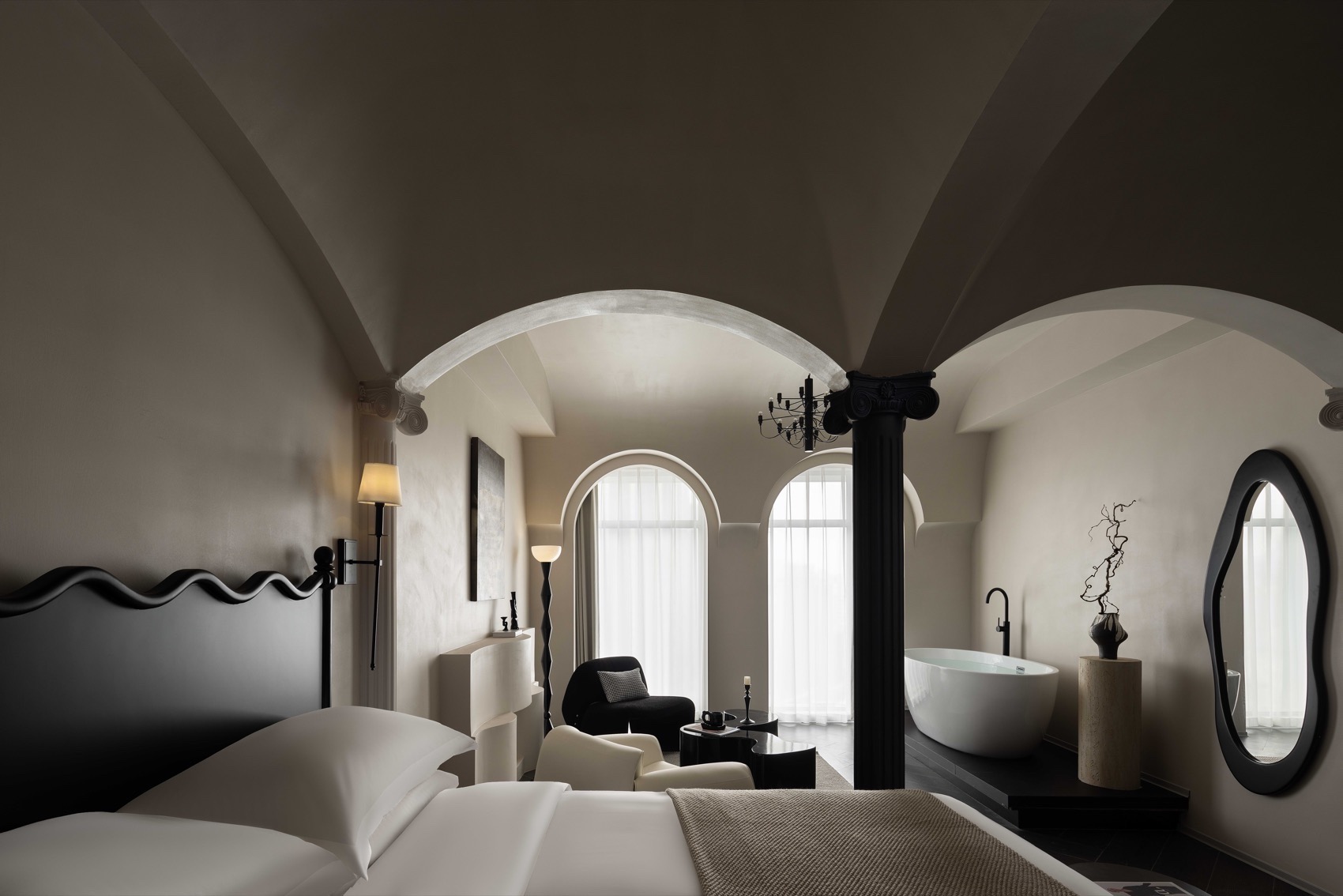 A bunch hotel by Hunan Ruler Plating Aesthetic Decoration Engineering ...