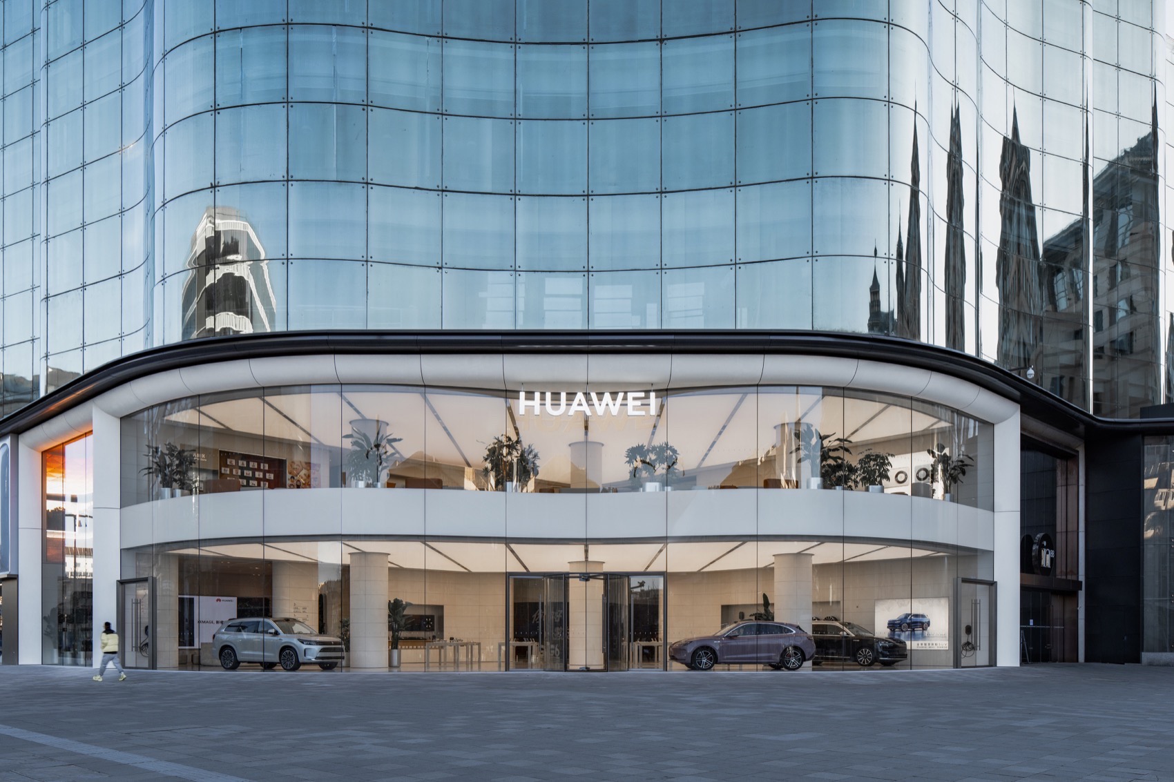 Huawei Flagship Store Beijing by Superimpose Architecture - 谷德设计网