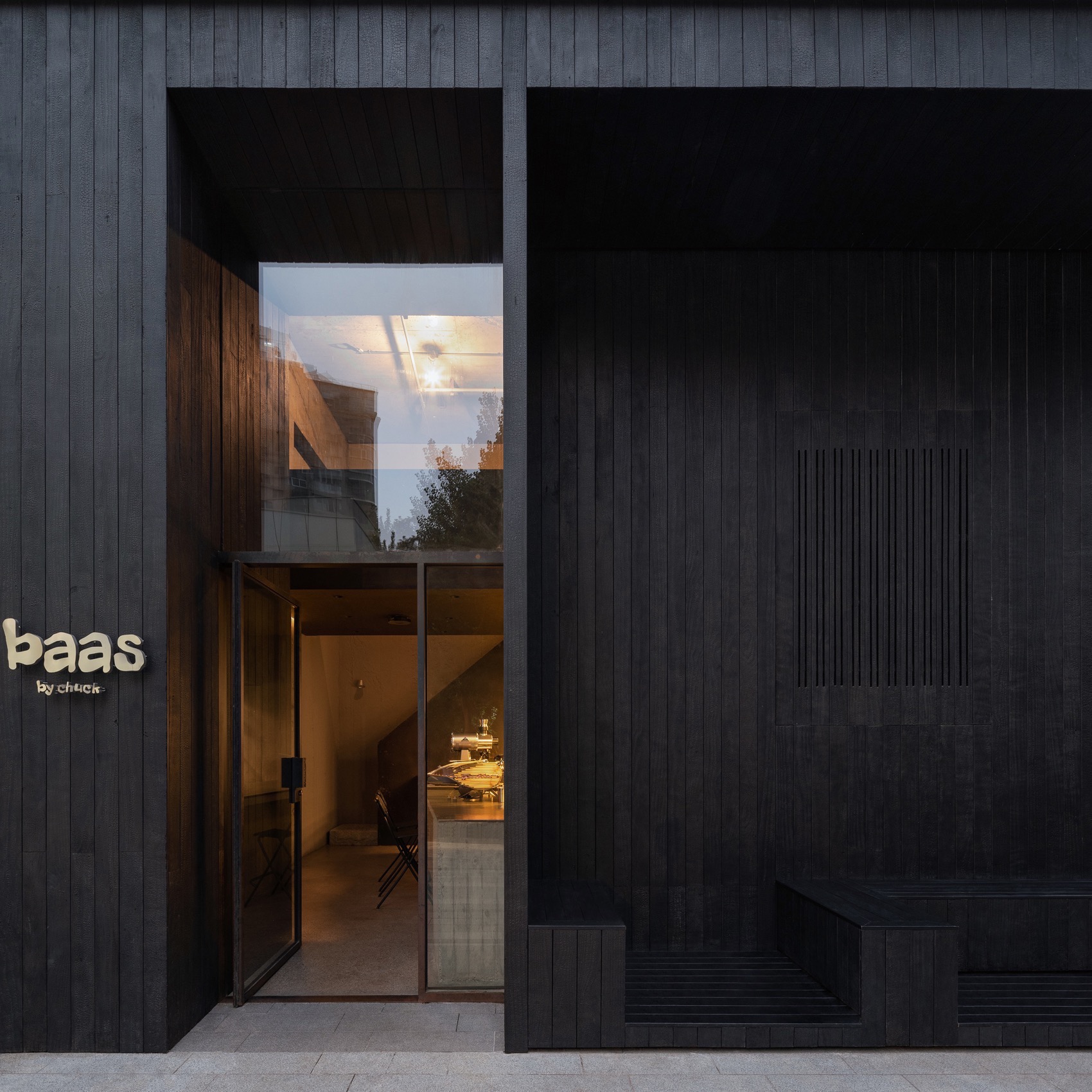 baas by chuck bar by R-BAS - 谷德设计网