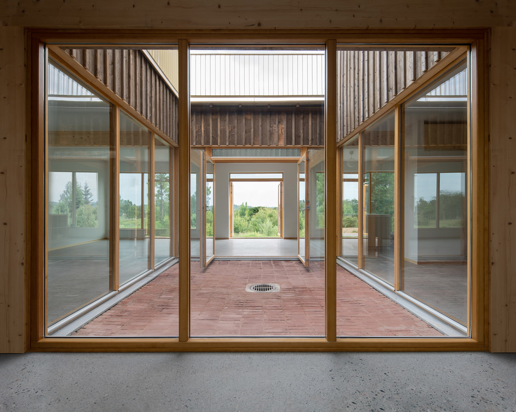 Nine square grid house by Westblom Krasse Arkitektkontor - 谷德设计网