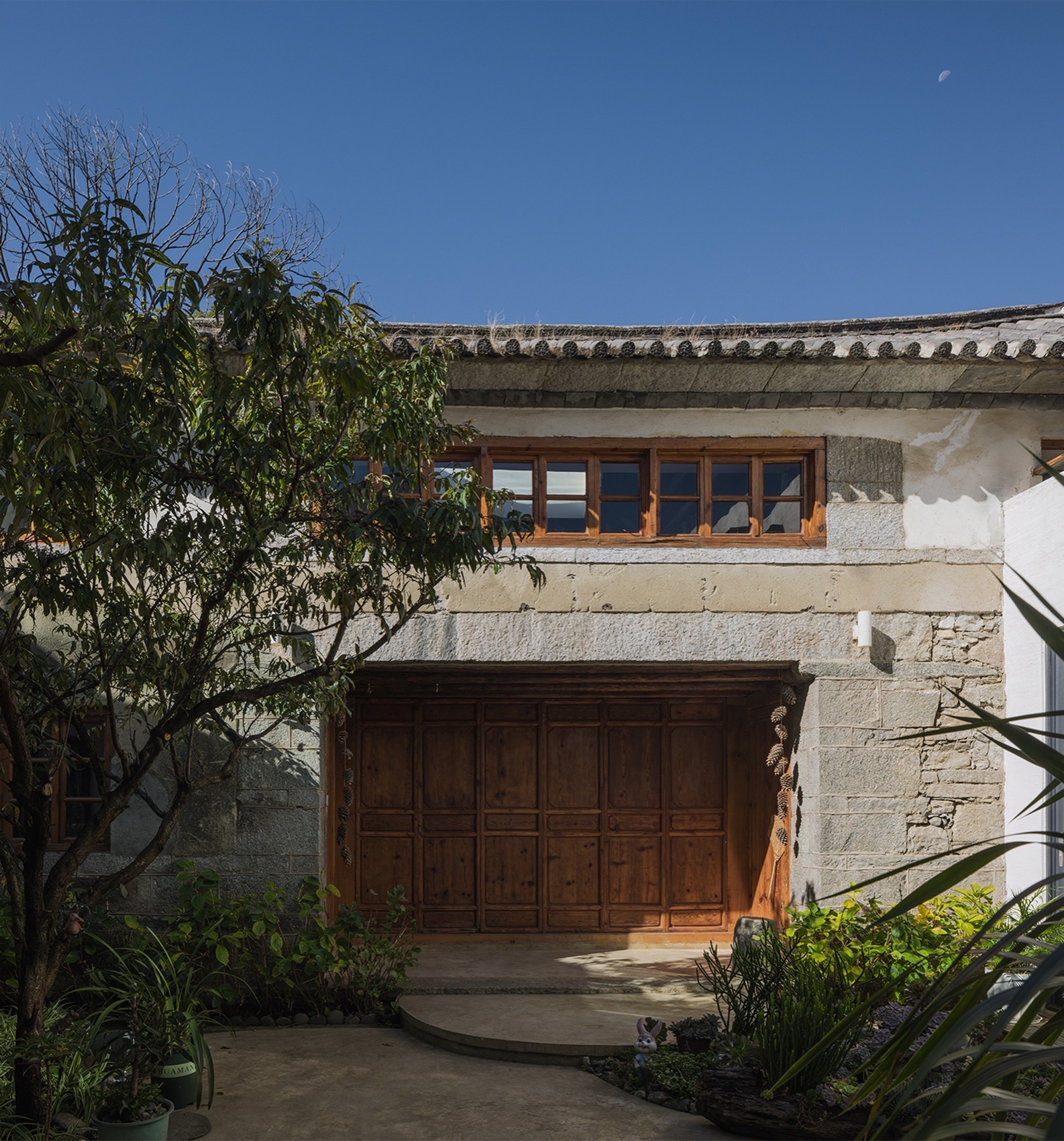 An inward micro courtyard, China by Edge Architect - 谷德设计网