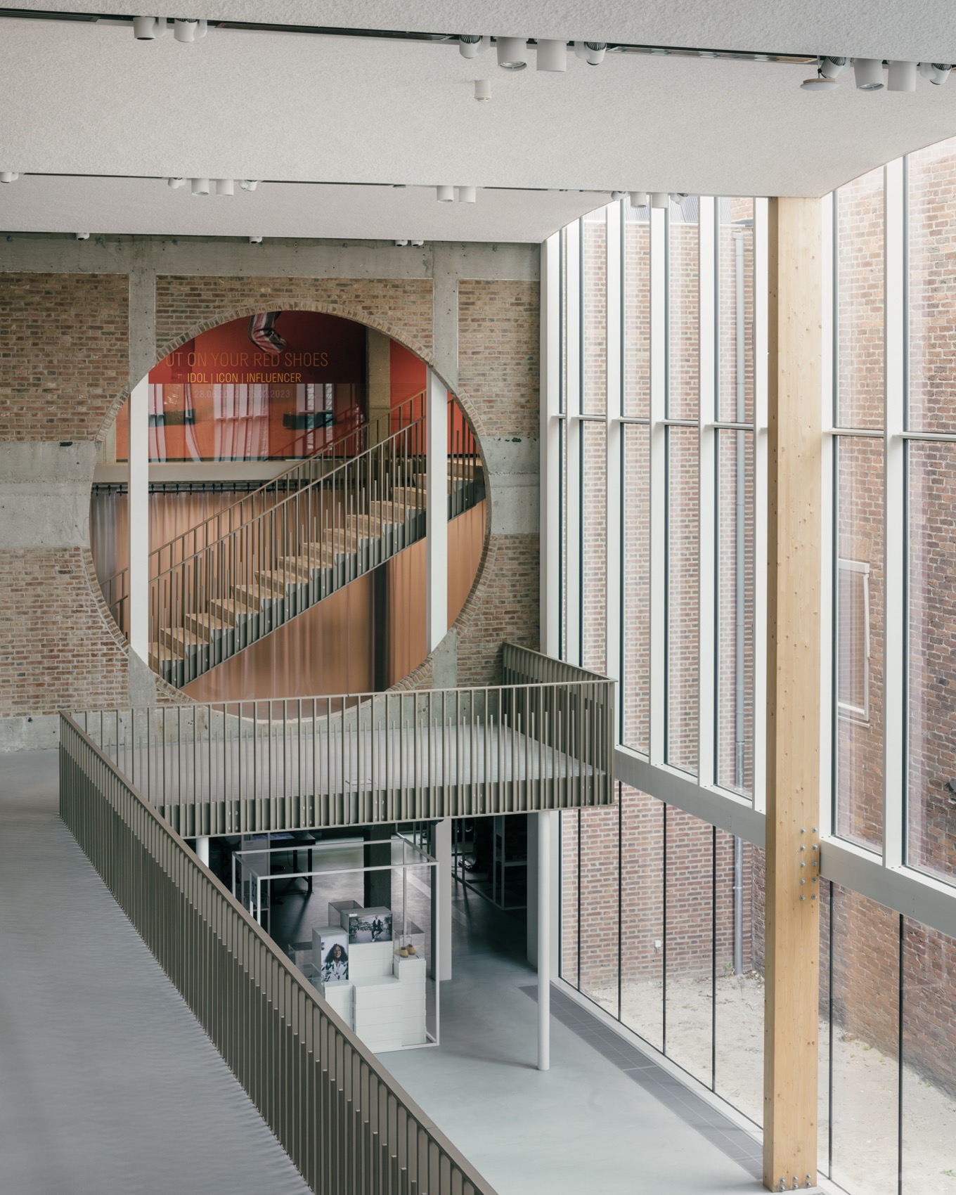 Schoenenkwartier Shoe Museum by Civic Architects - 谷德设计网