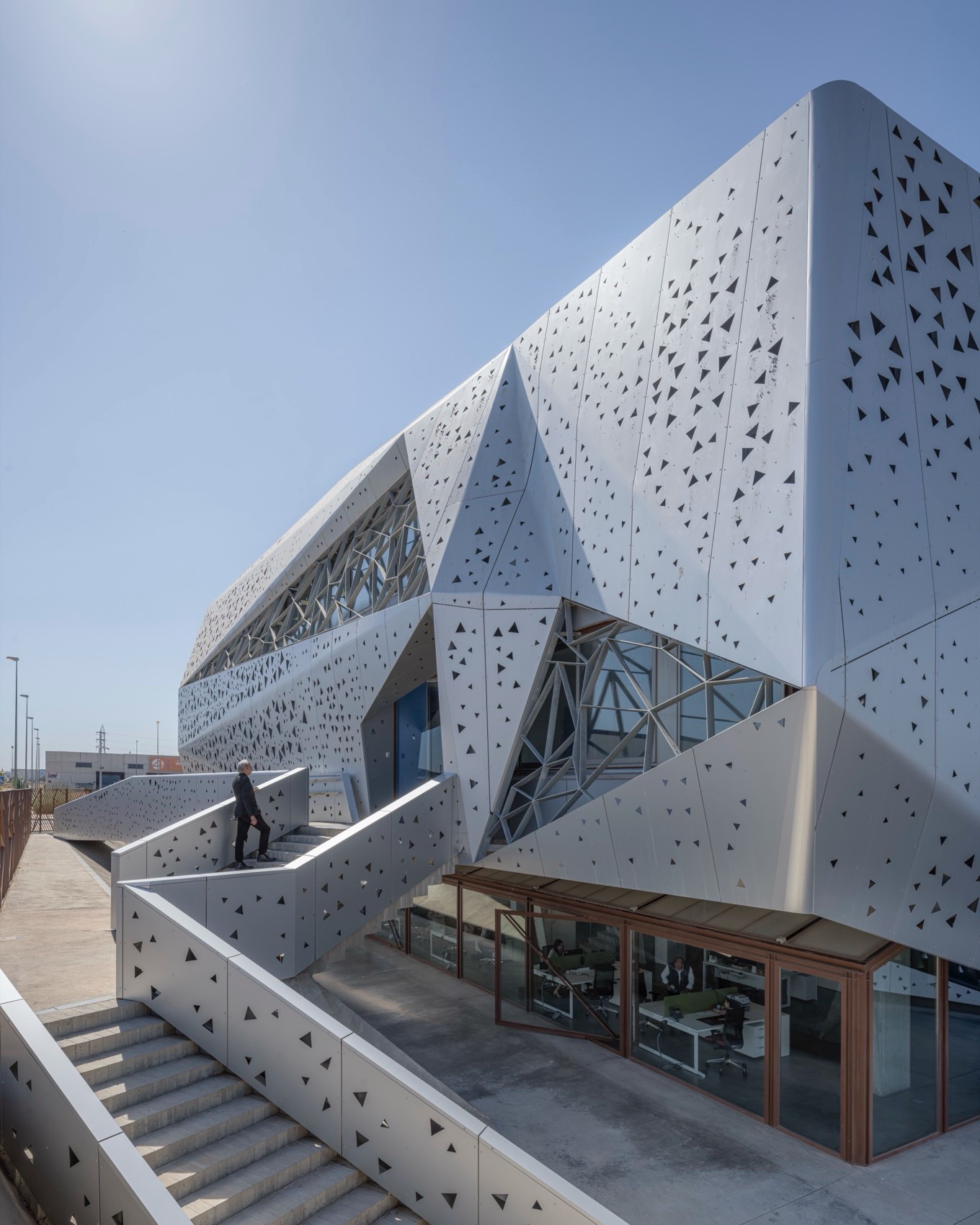 Chemical & Microbiological Laboratory by Penelas Architects - 谷德设计网