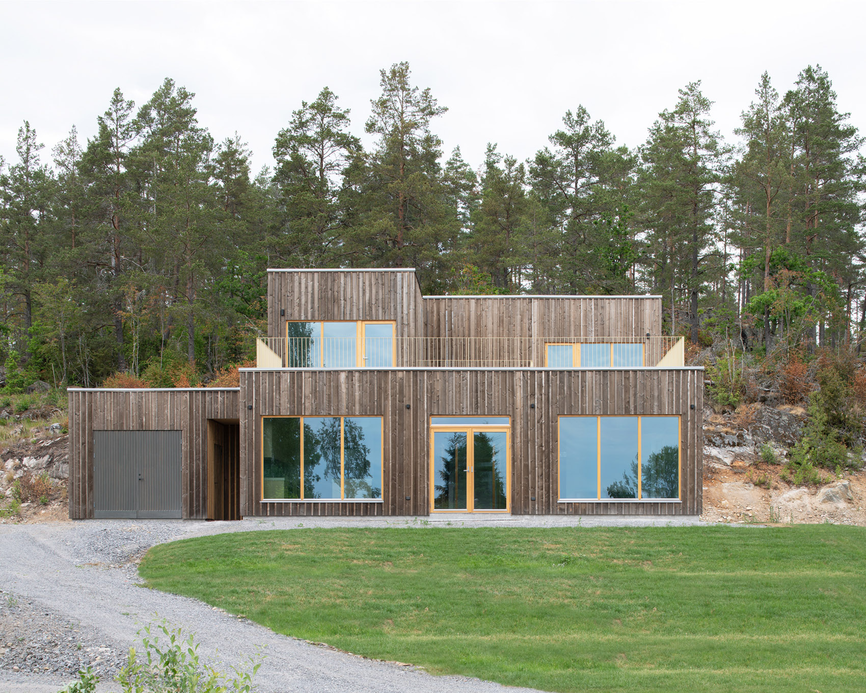 Nine square grid house by Westblom Krasse Arkitektkontor - 谷德设计网