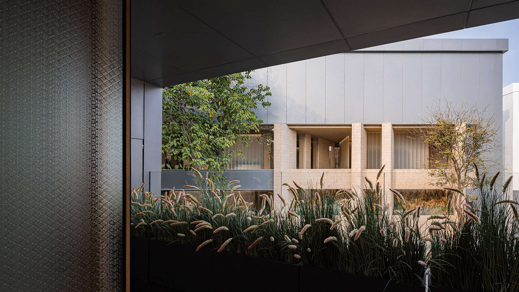 AVIVA Guangzhou art center by Reborn Design - 谷德设计网