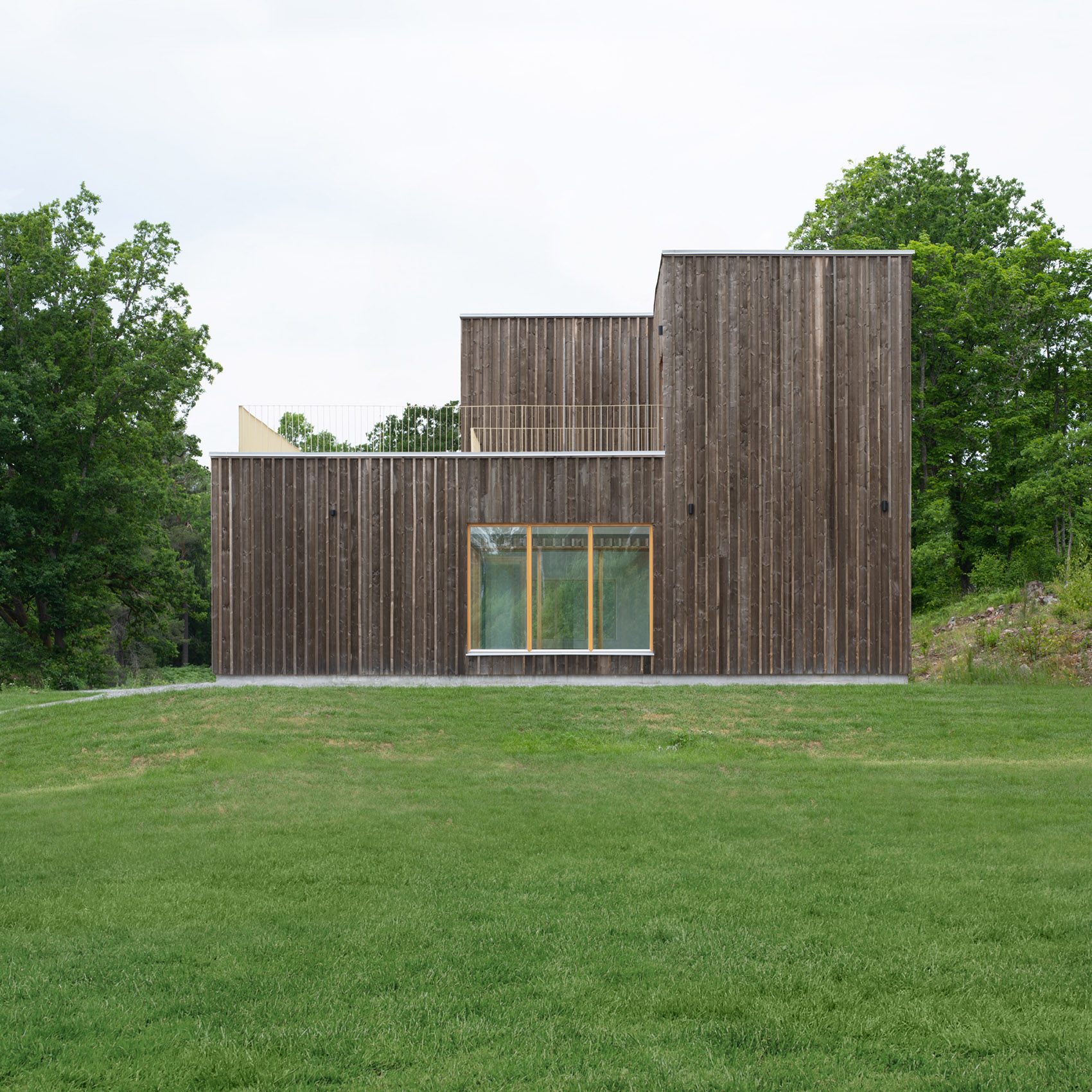 Nine square grid house by Westblom Krasse Arkitektkontor - 谷德设计网