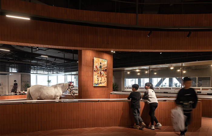 Chengdu Dargans Equestrian Club (Tianfu Joy City) by Atelier-Sizhou - 谷德设计网