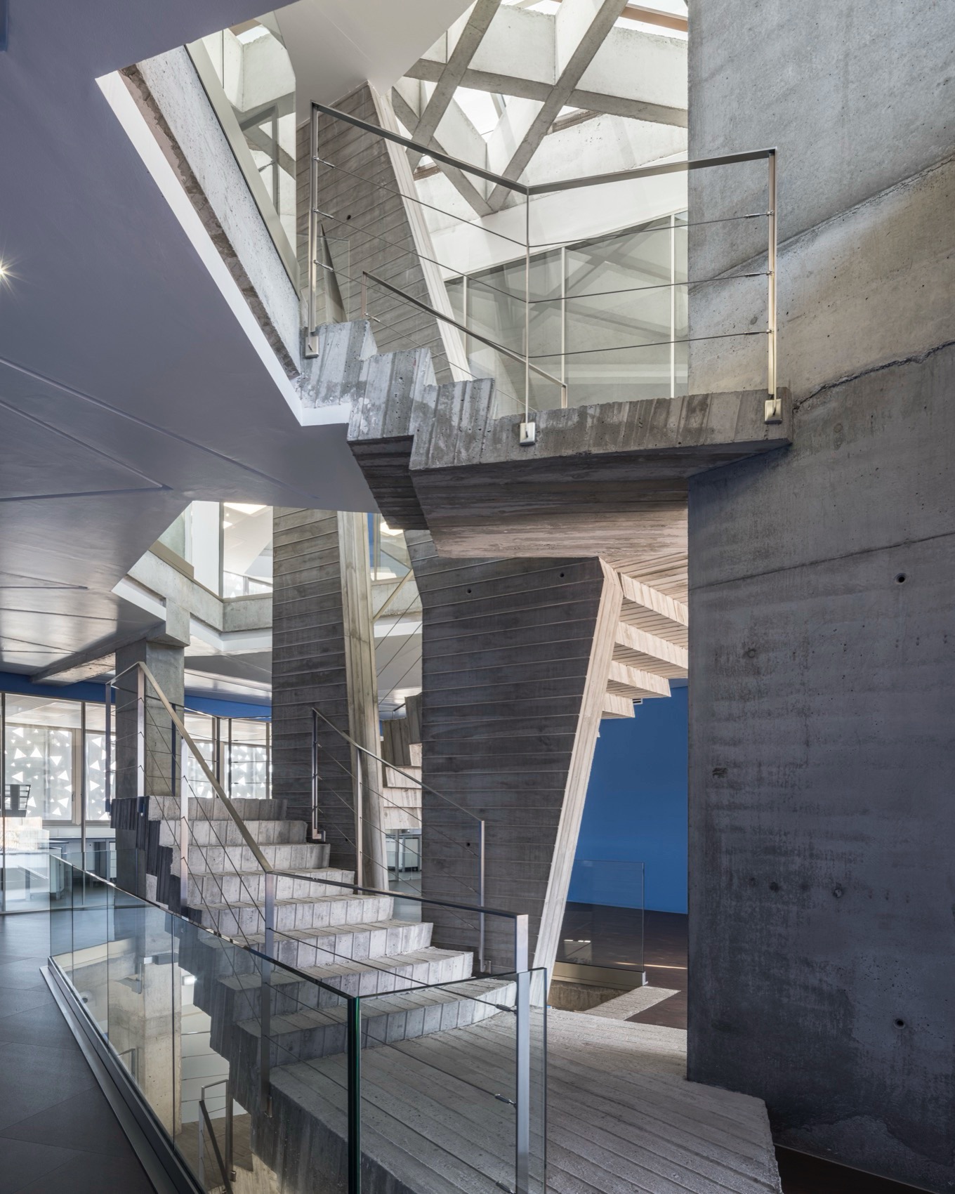 Chemical & Microbiological Laboratory by Penelas Architects - 谷德设计网