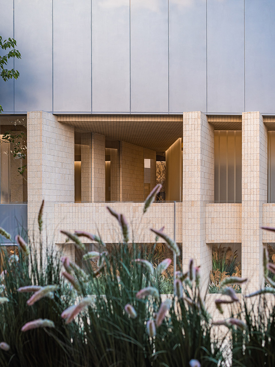 AVIVA Guangzhou art center by Reborn Design - 谷德设计网