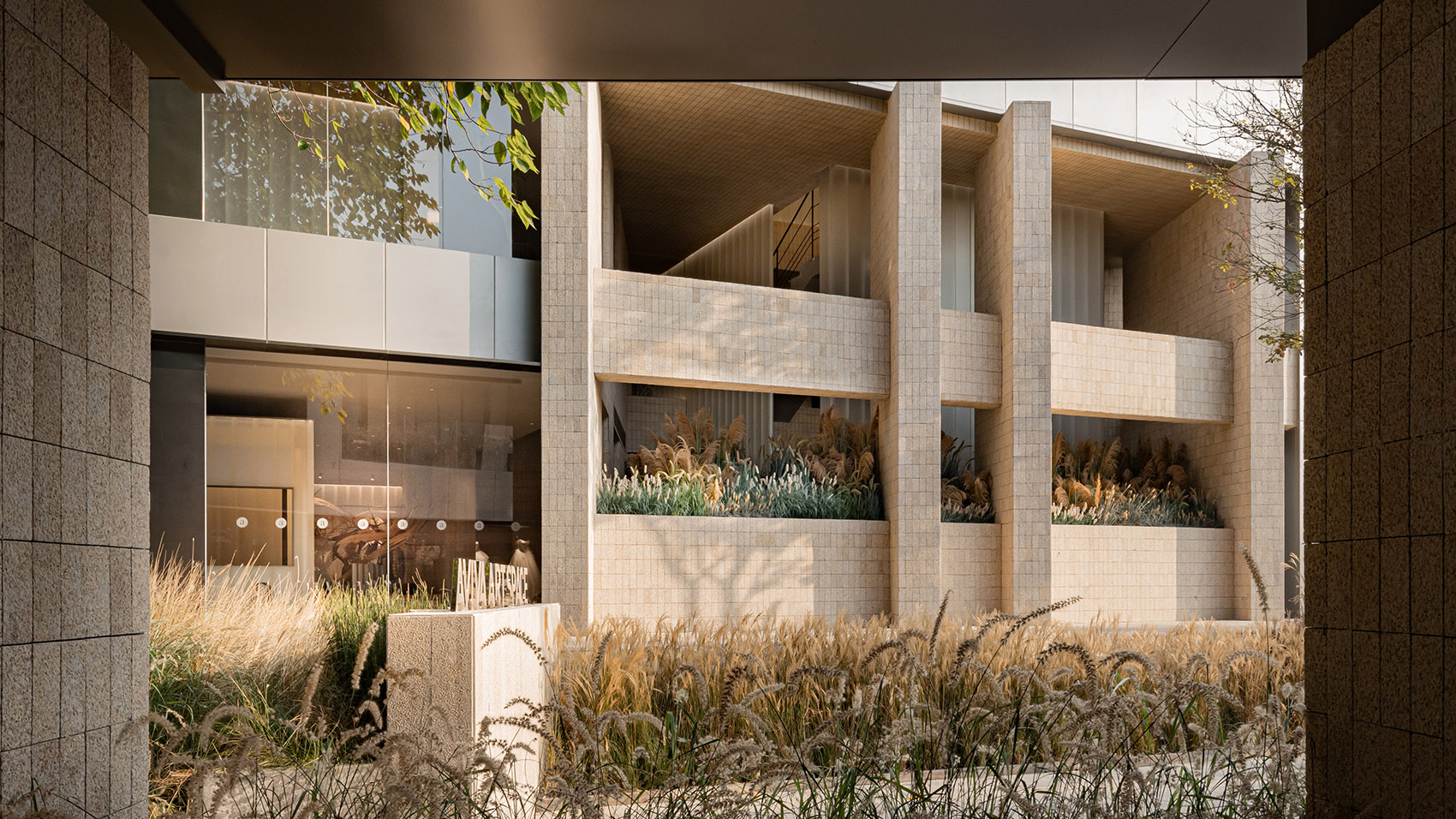 AVIVA Guangzhou art center by Reborn Design - 谷德设计网