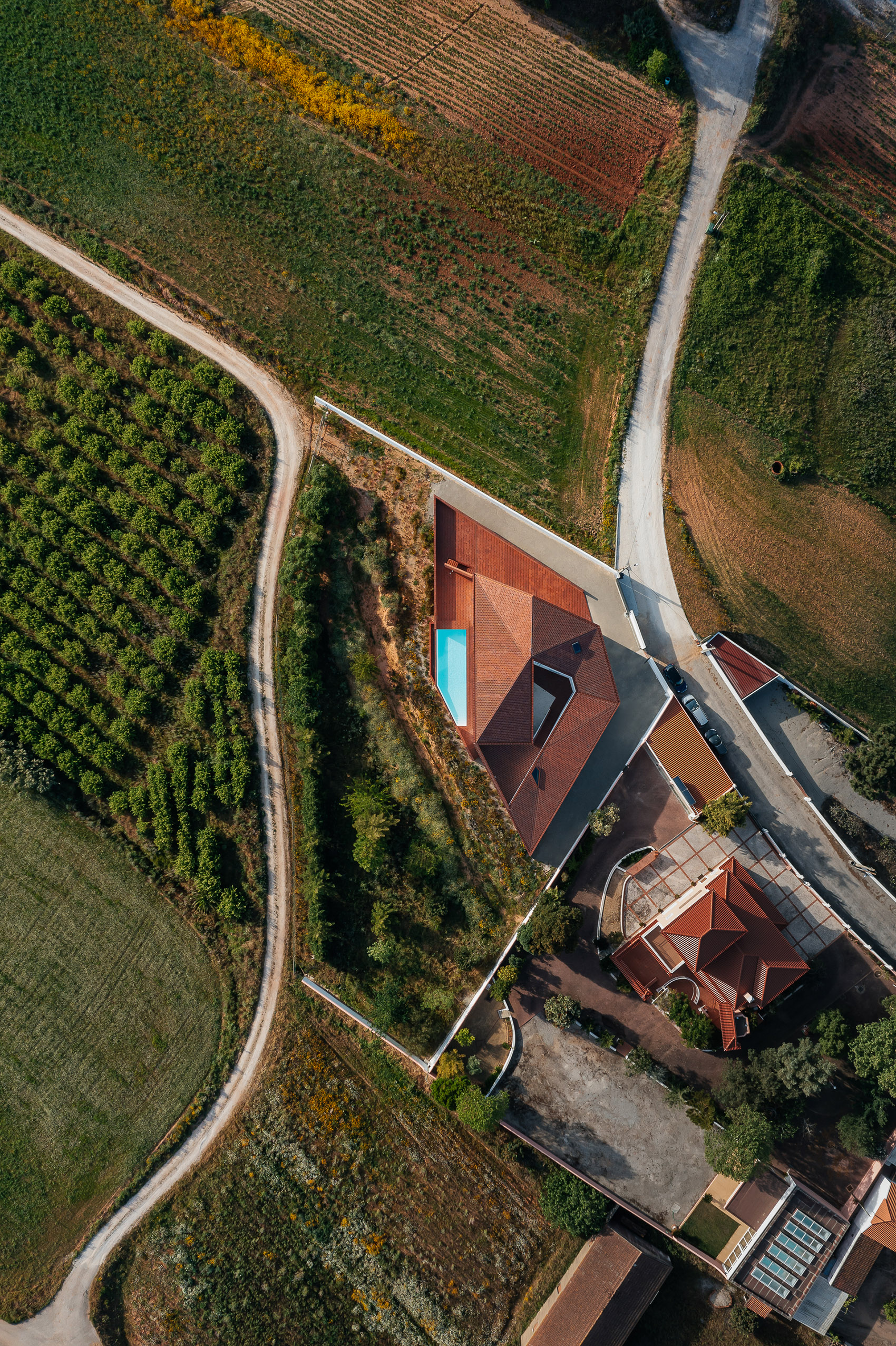 Valley House by Volume Architecture Lisbon Studio - 谷德设计网