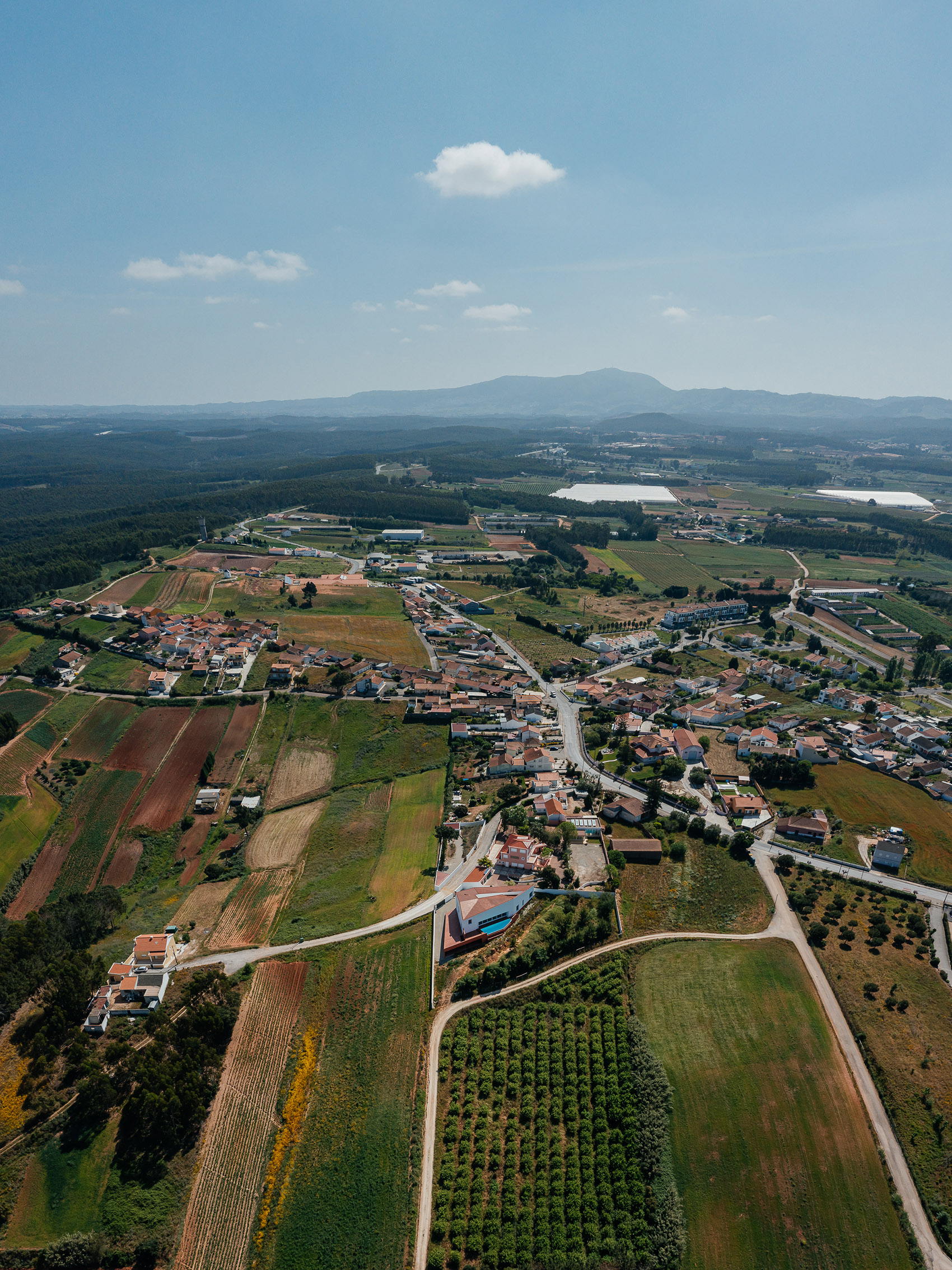 Valley House by Volume Architecture Lisbon Studio - 谷德设计网