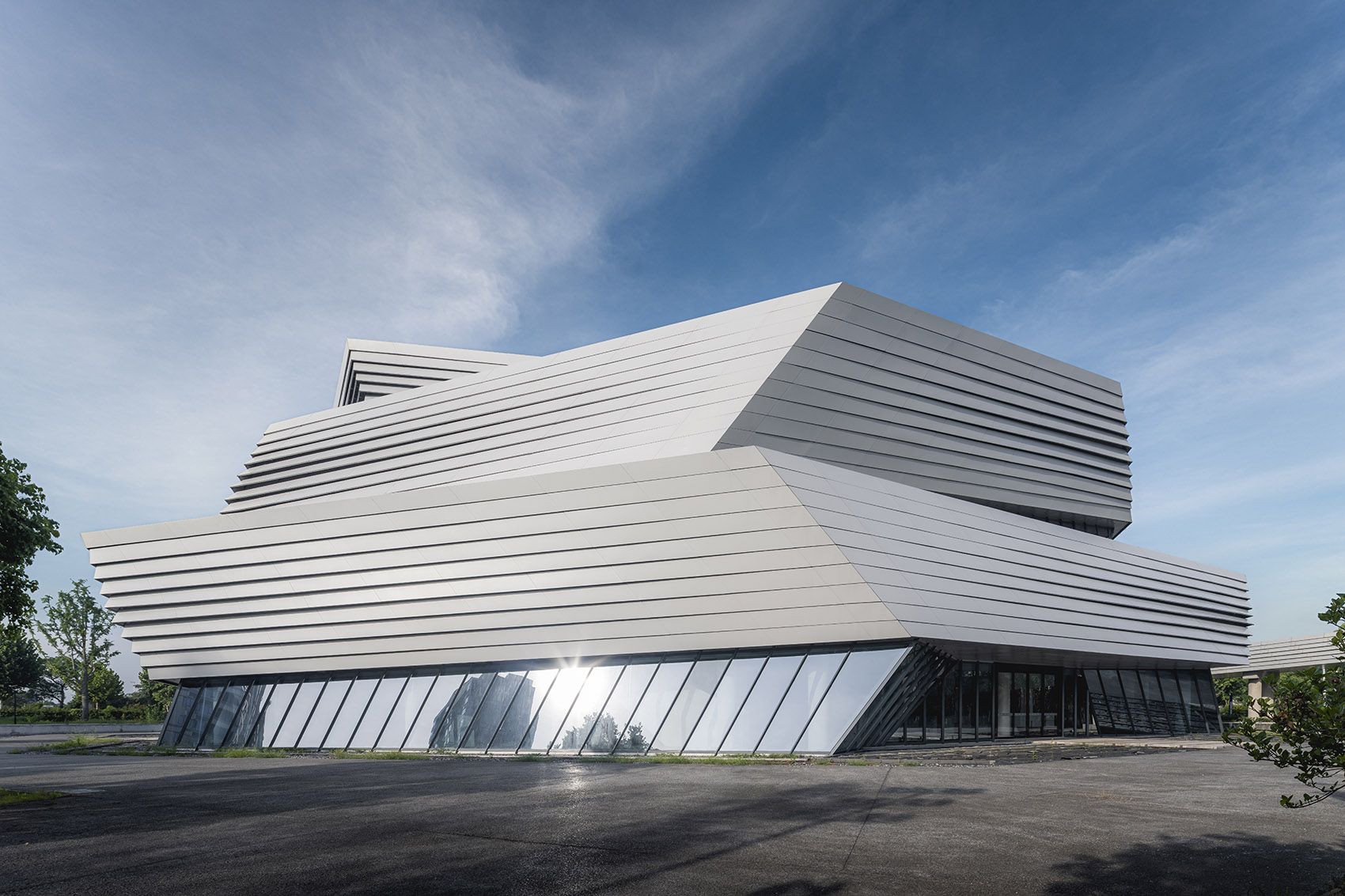 The Cloud Center by CROX - 谷德设计网