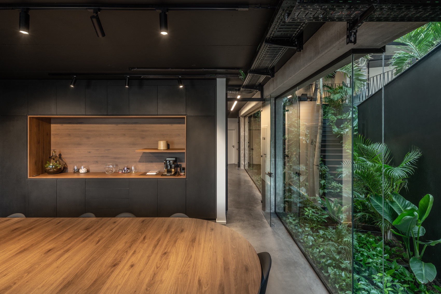 SOS Roof Headquarters by objekt - 谷德设计网