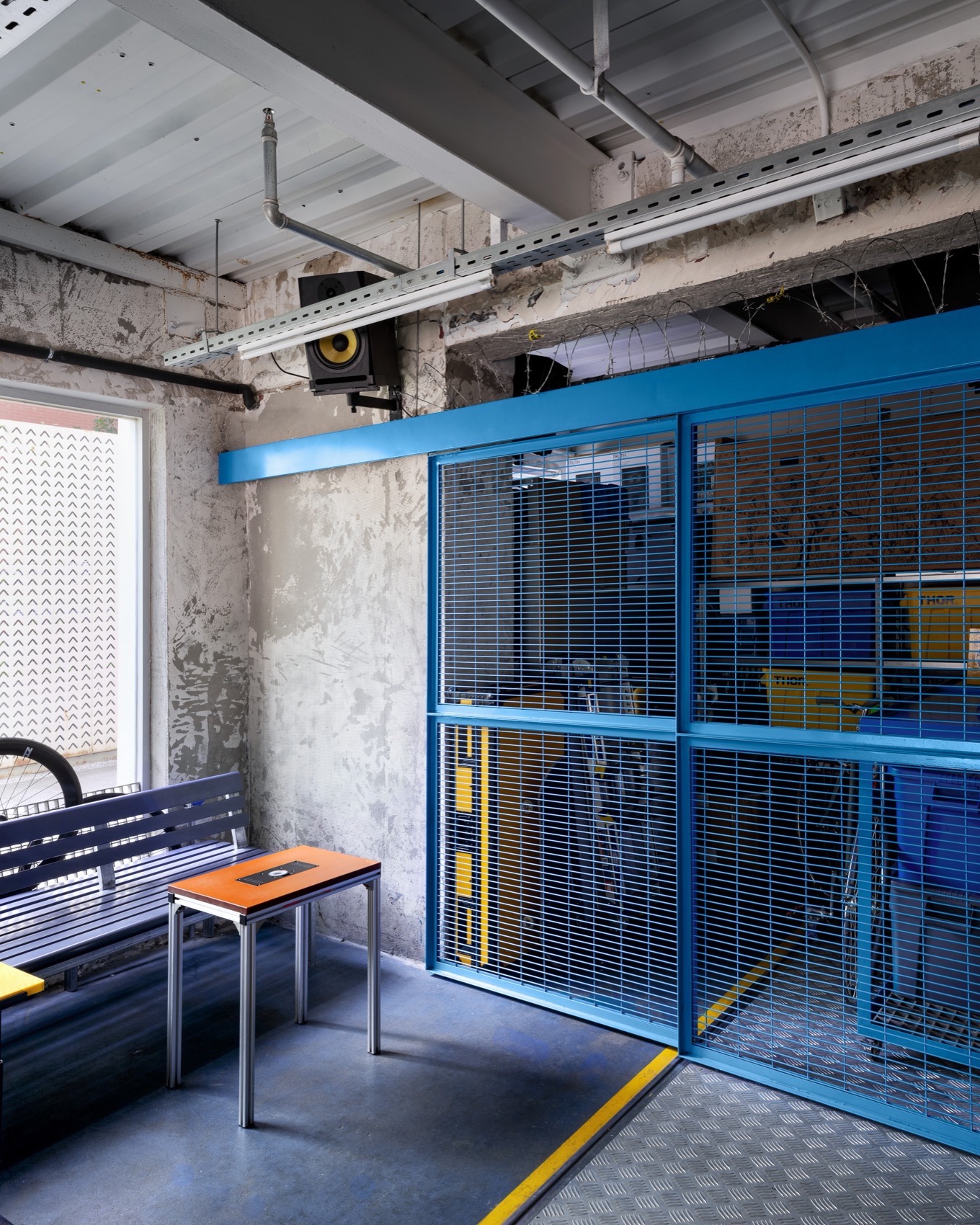 SPOKE BEVERAGE ROOM by OFFICE COASTLINE - 谷德设计网