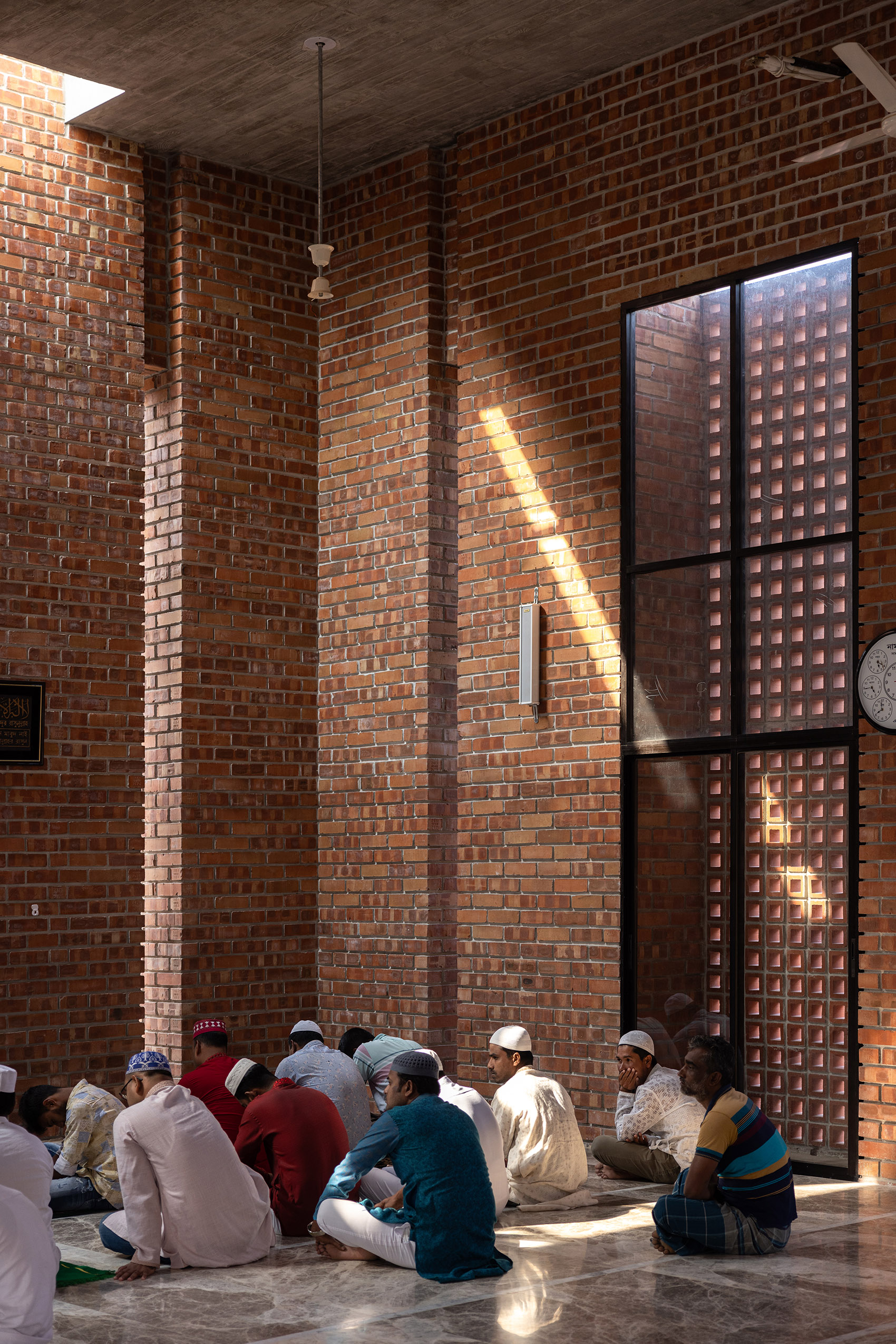 Bait Ur Raiyan Mosque by CUBEINSIDE - 谷德设计网