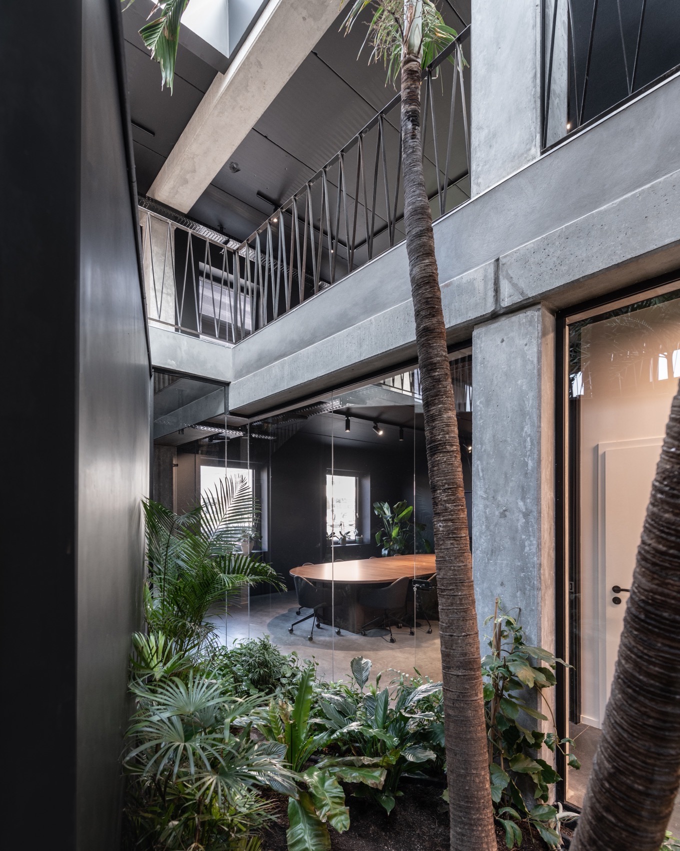 SOS Roof Headquarters by objekt - 谷德设计网