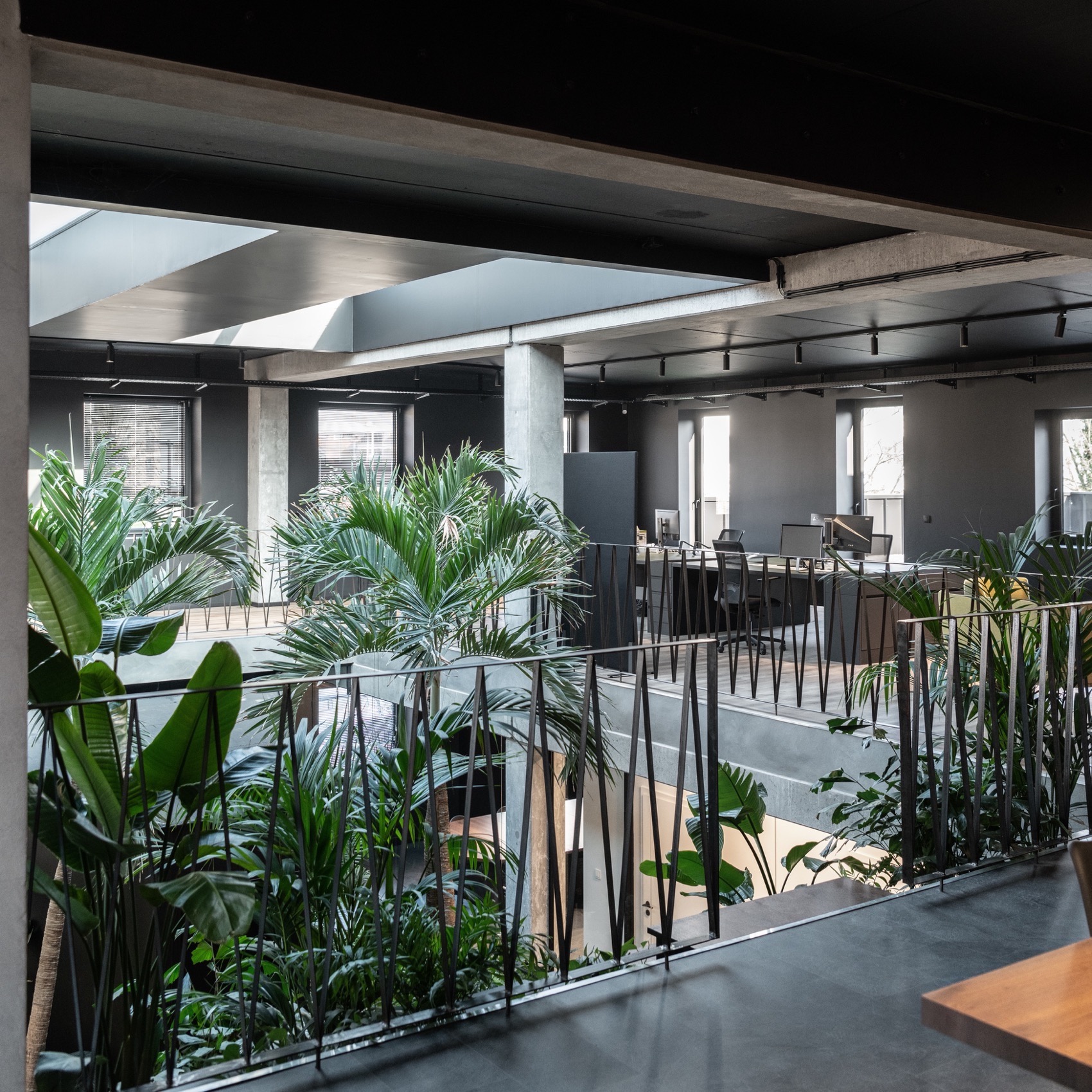 SOS Roof Headquarters by objekt - 谷德设计网