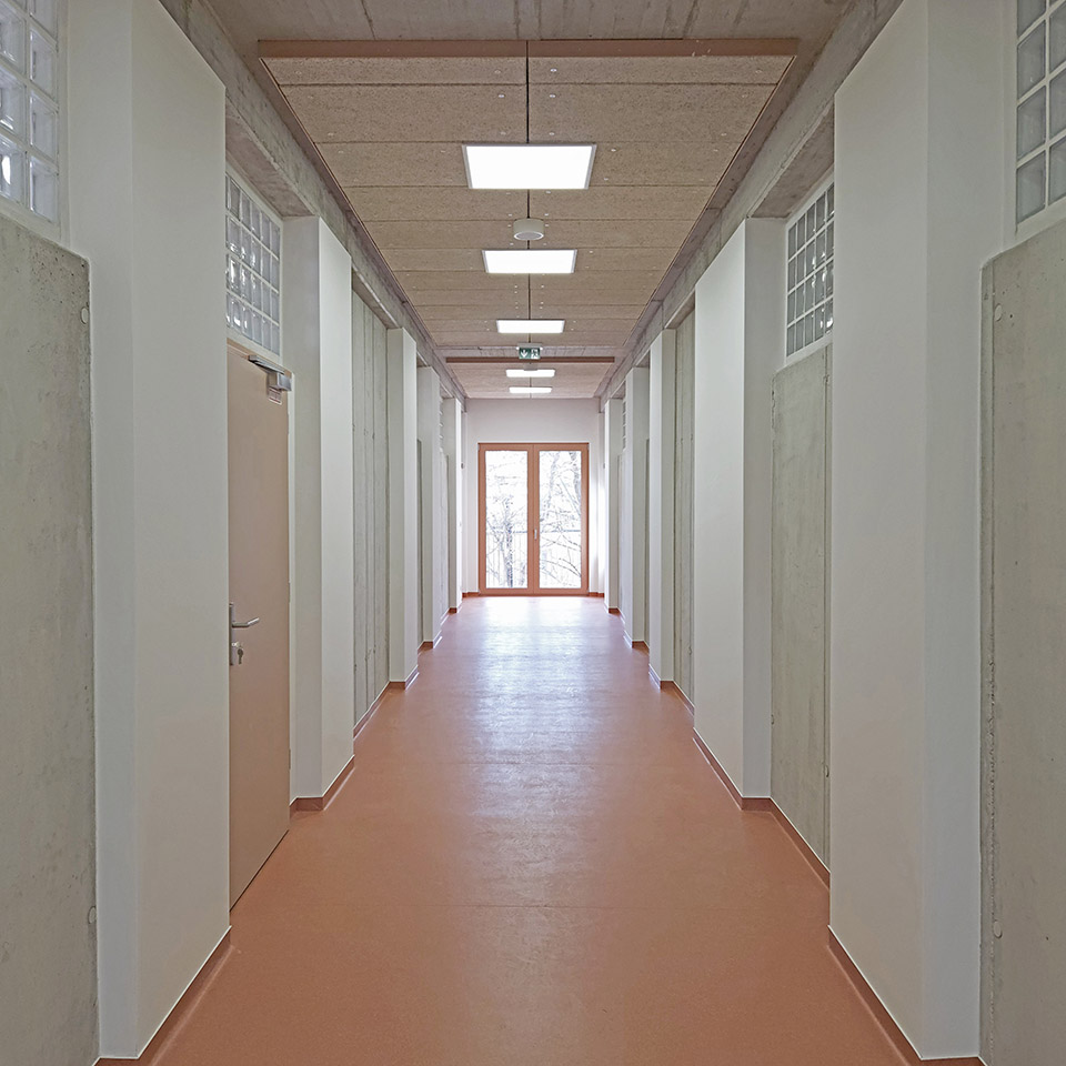 CADROVA-AOCR by Michal Vršanský architekt - 谷德设计网