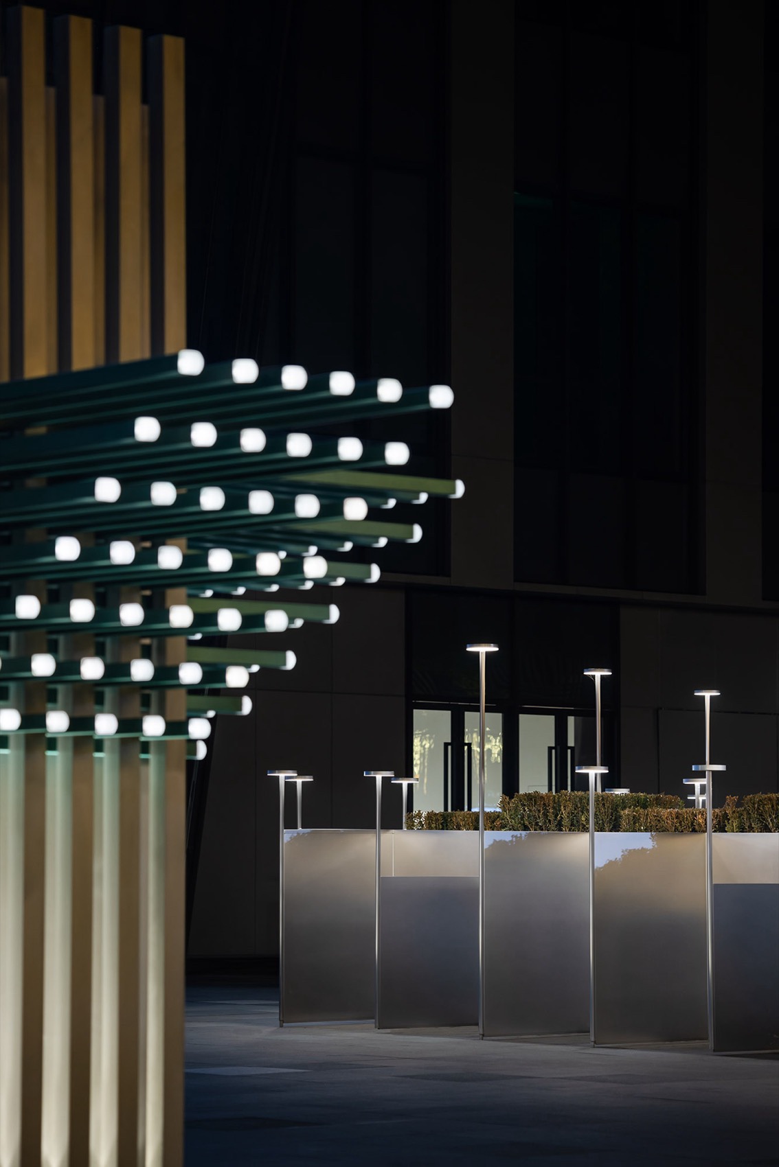 Nanyang Wanyue City Square & Sculptures by One Plus Partnership - 谷德设计网