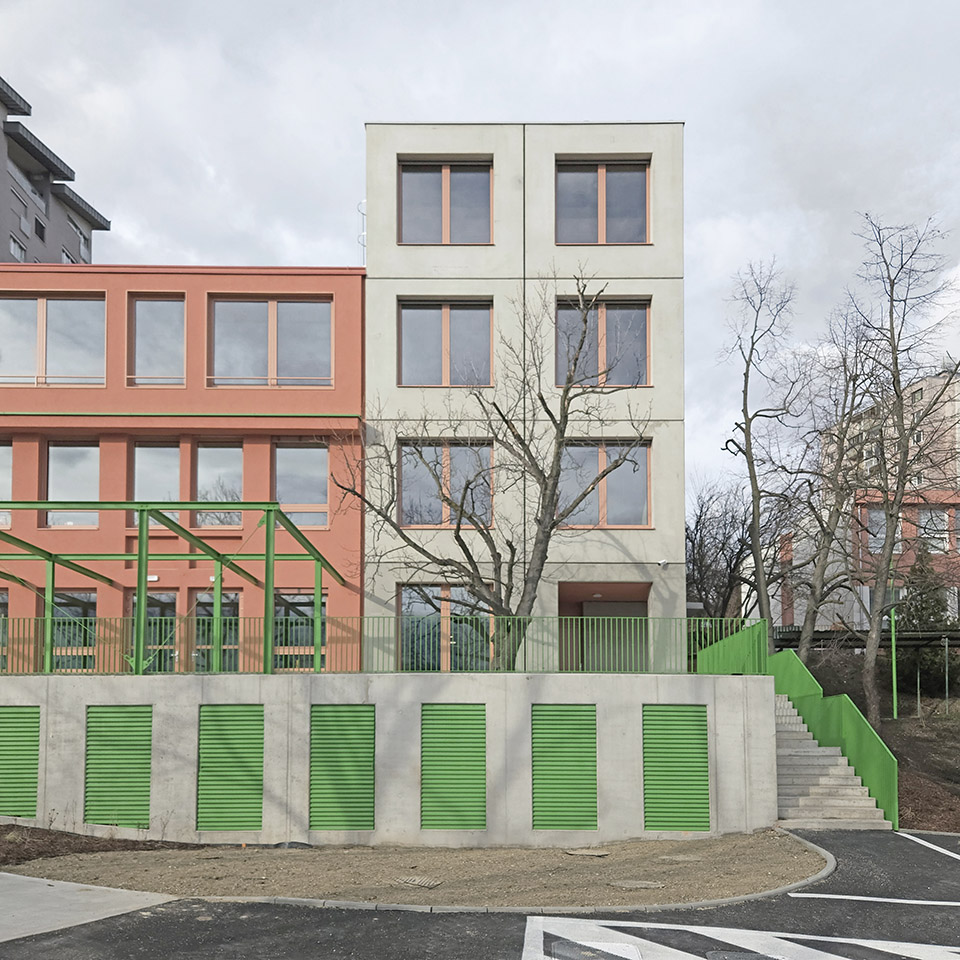 CADROVA-AOCR by Michal Vršanský architekt - 谷德设计网