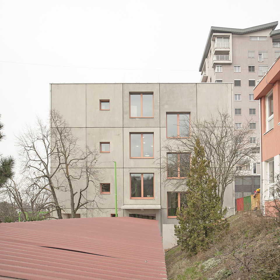 CADROVA-AOCR by Michal Vršanský architekt - 谷德设计网