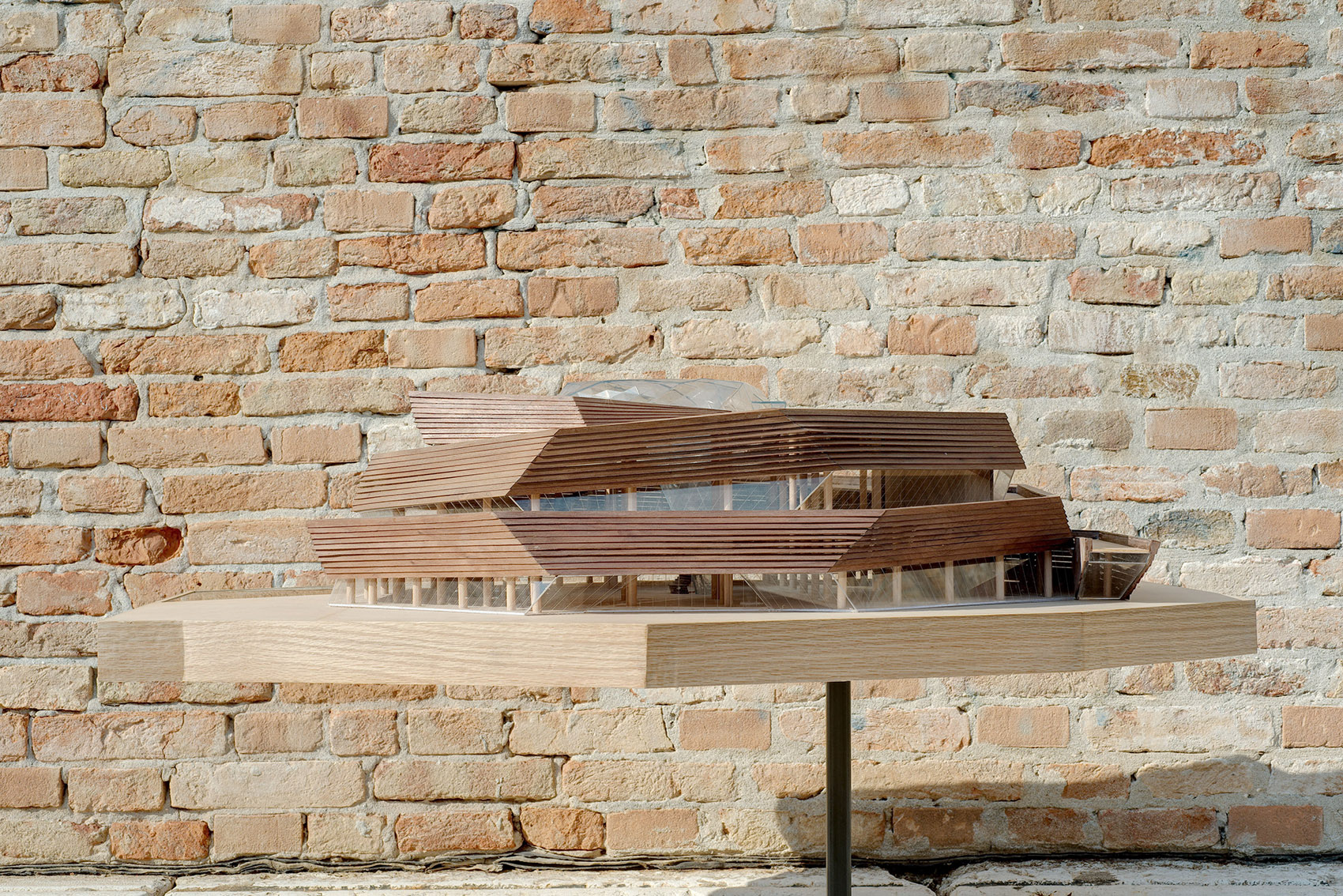 The Cloud Center by CROX - 谷德设计网