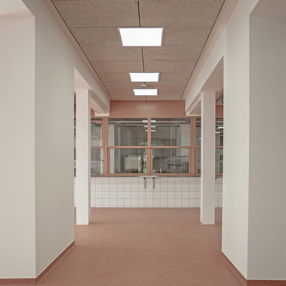 CADROVA-AOCR by Michal Vršanský architekt - 谷德设计网