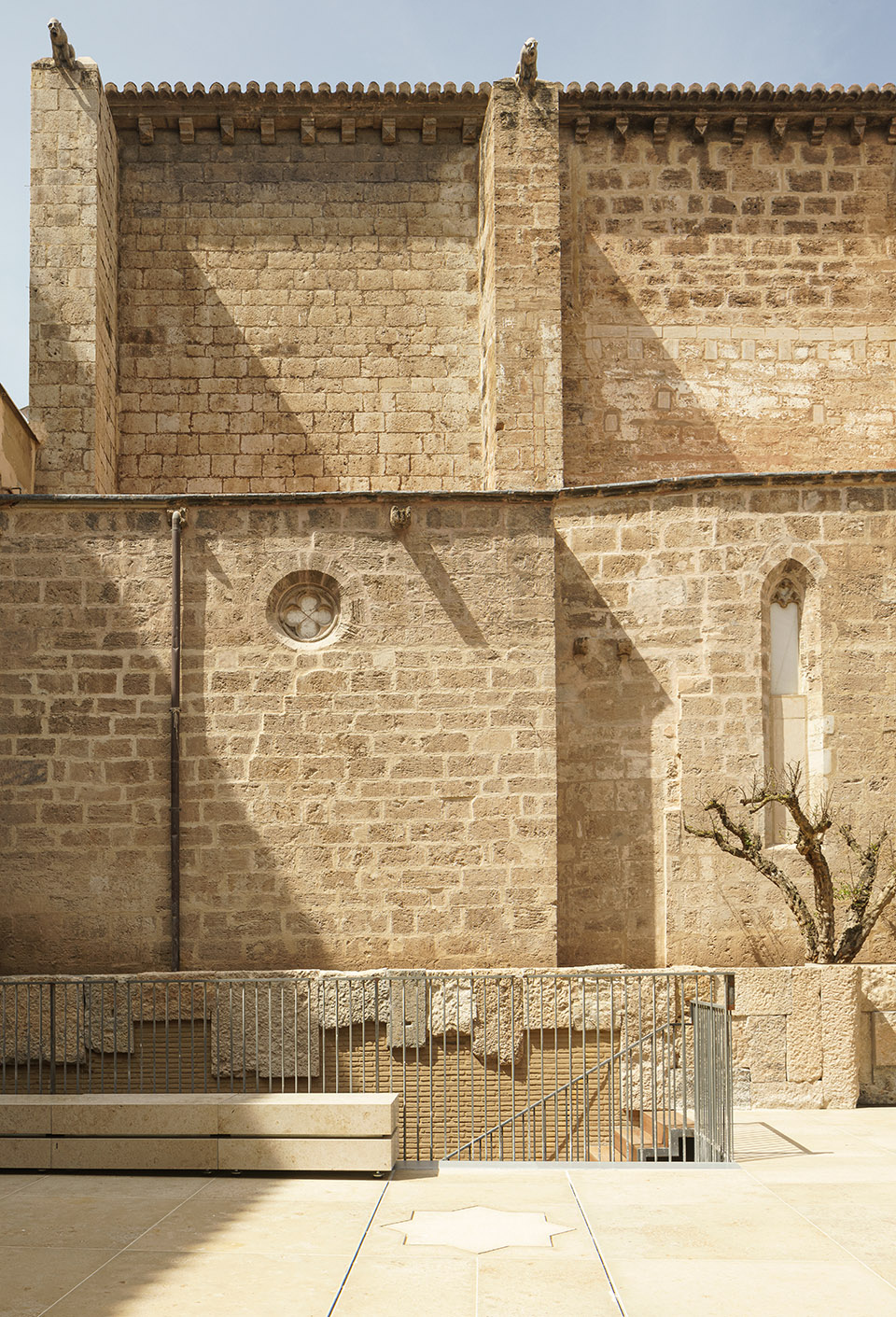 The Hortensia Herrero Art Centre by ERRE arquitectura - 谷德设计网