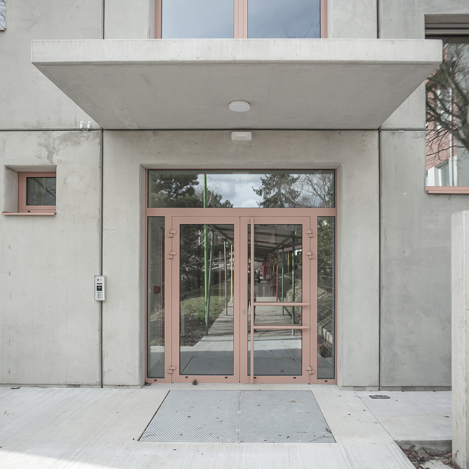 CADROVA-AOCR by Michal Vršanský architekt - 谷德设计网
