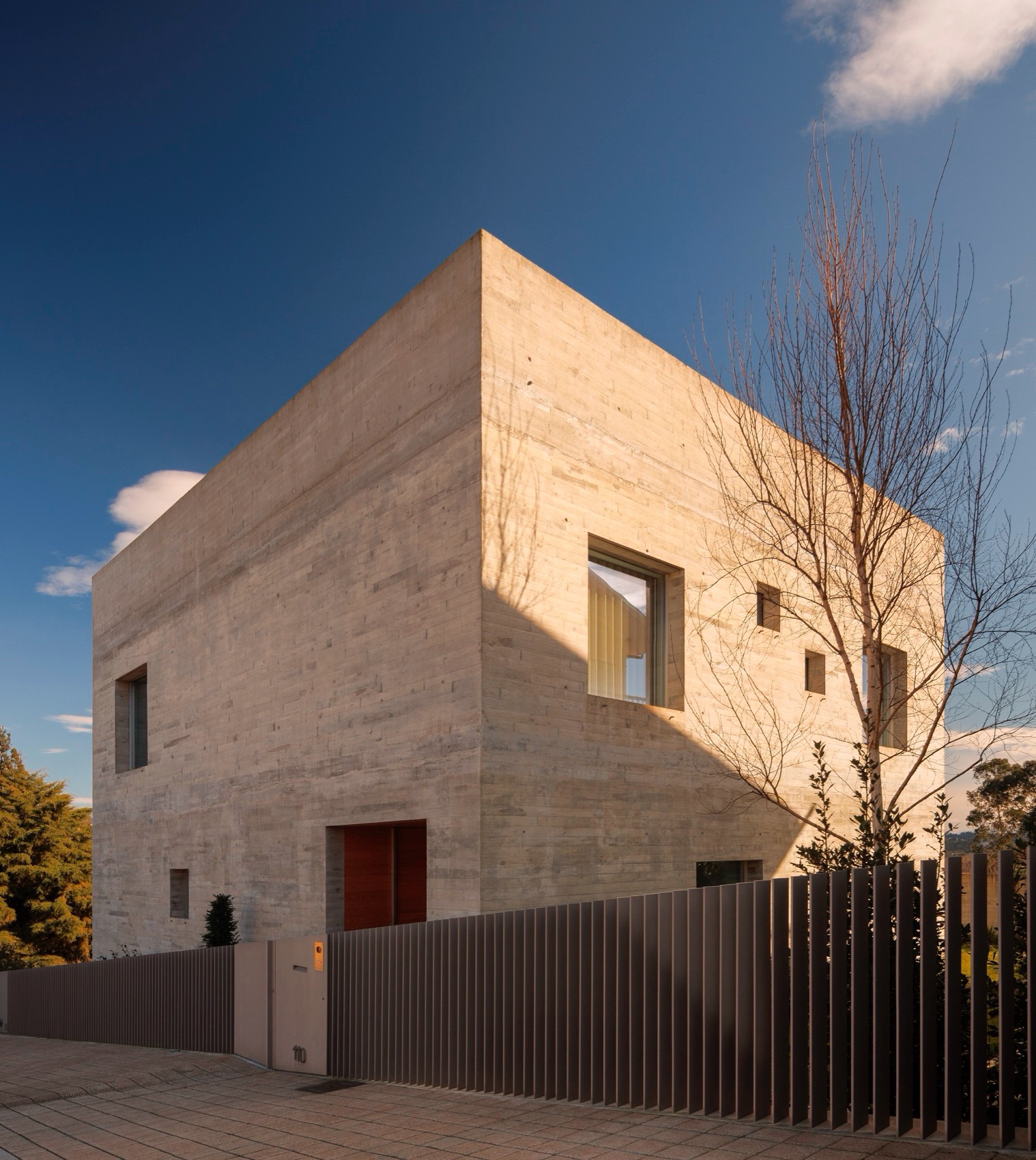 SV House in Portuga by Spaceworkers - 谷德设计网