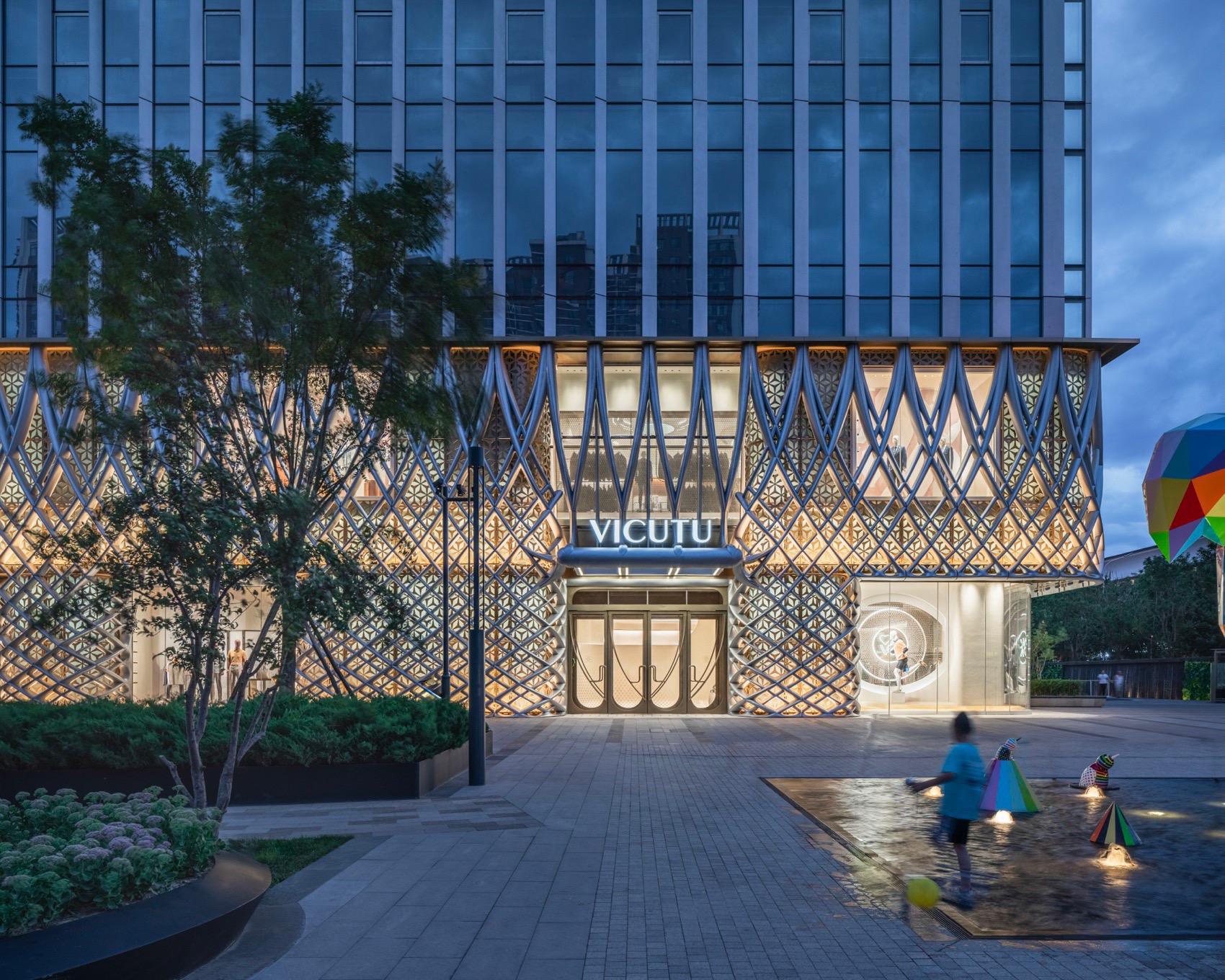 VICUTU Flagship Beijing by AntiStatics Architecture - 谷德设计网