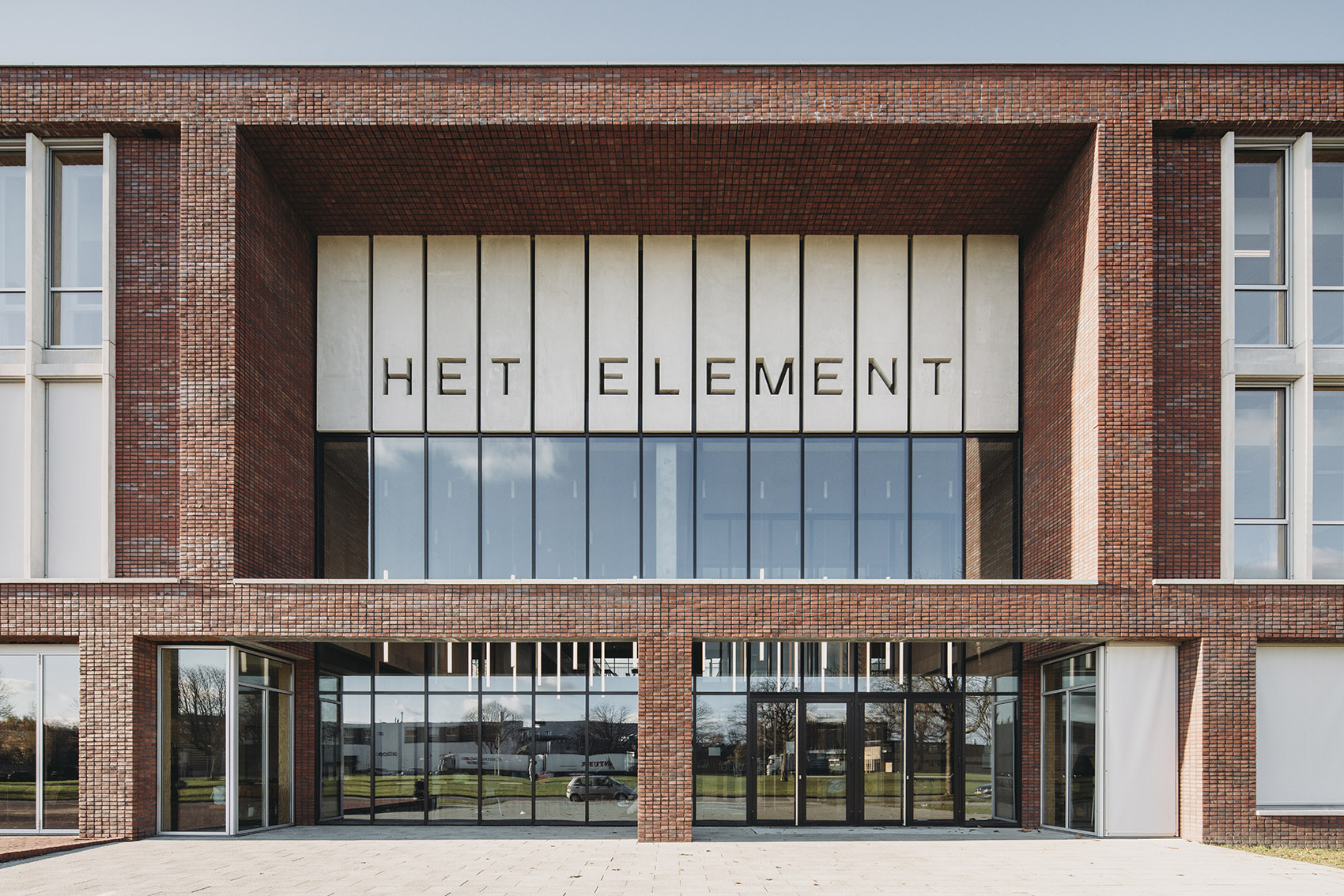 The new school building for Het Element by De Zwarte Hond - 谷德设计网