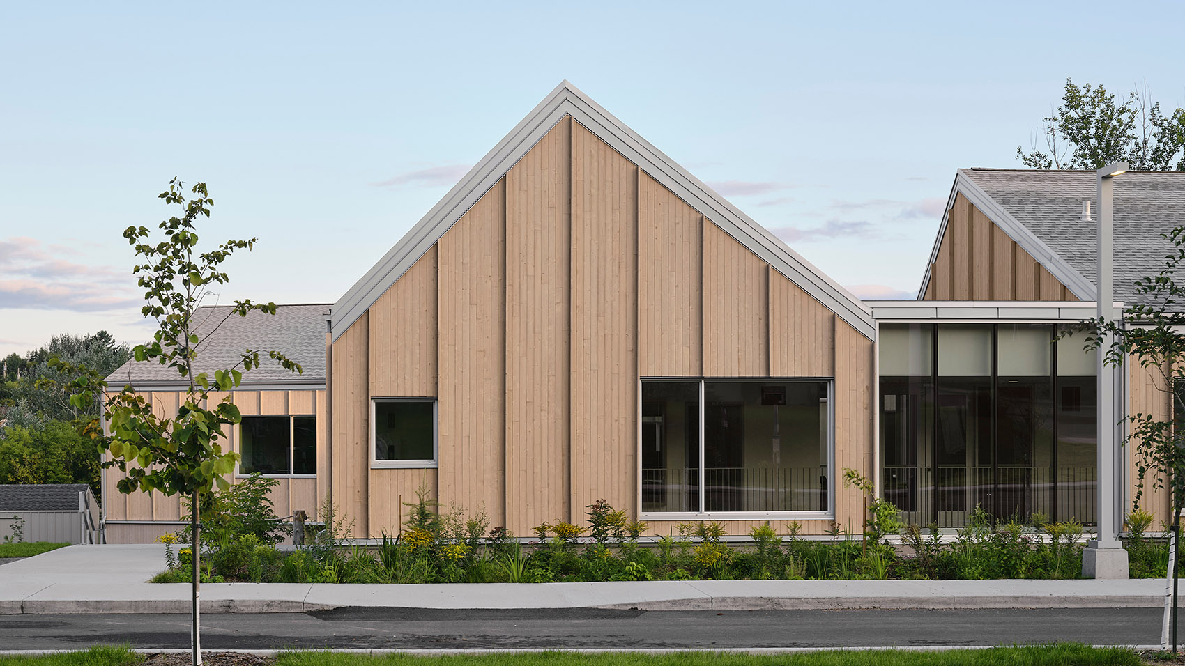 École de l’Étincelle by Agence Spatiale, Appareil Architecture, BGLA ...