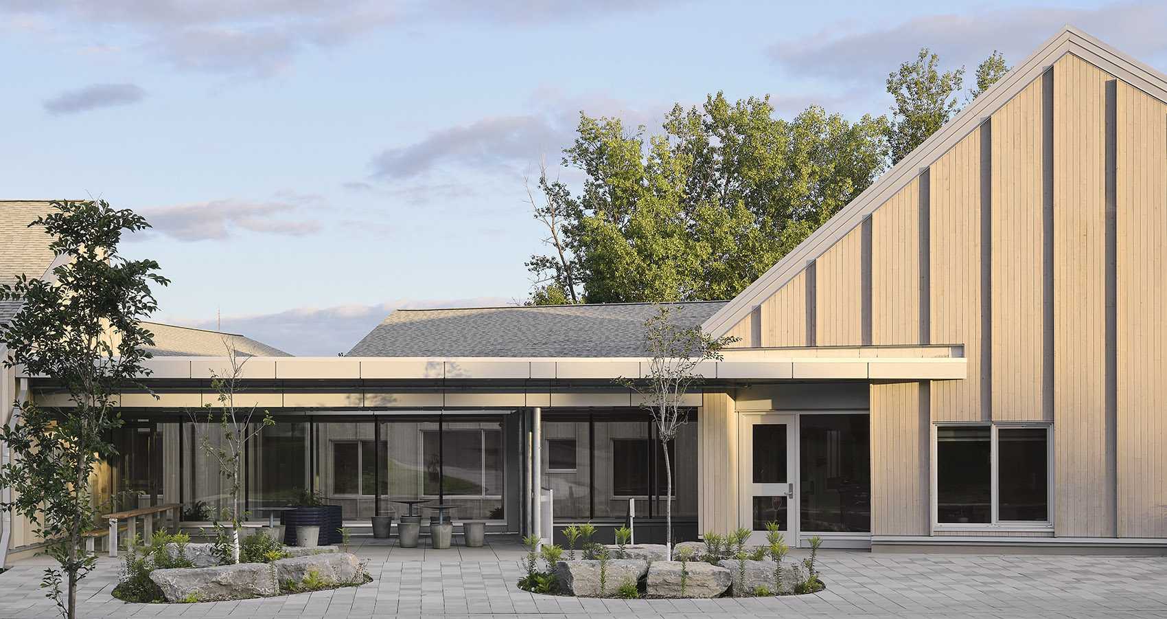 École de l’Étincelle by Agence Spatiale, Appareil Architecture, BGLA ...